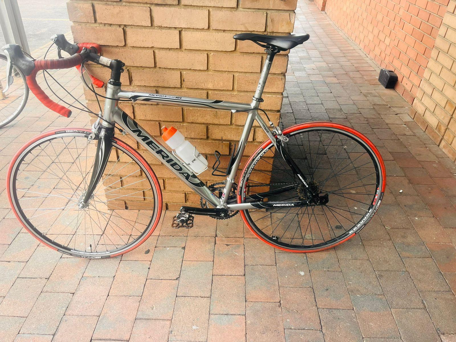 Merida Race Lite 904 Shimano 105 | Road Bikes | Bike Hub