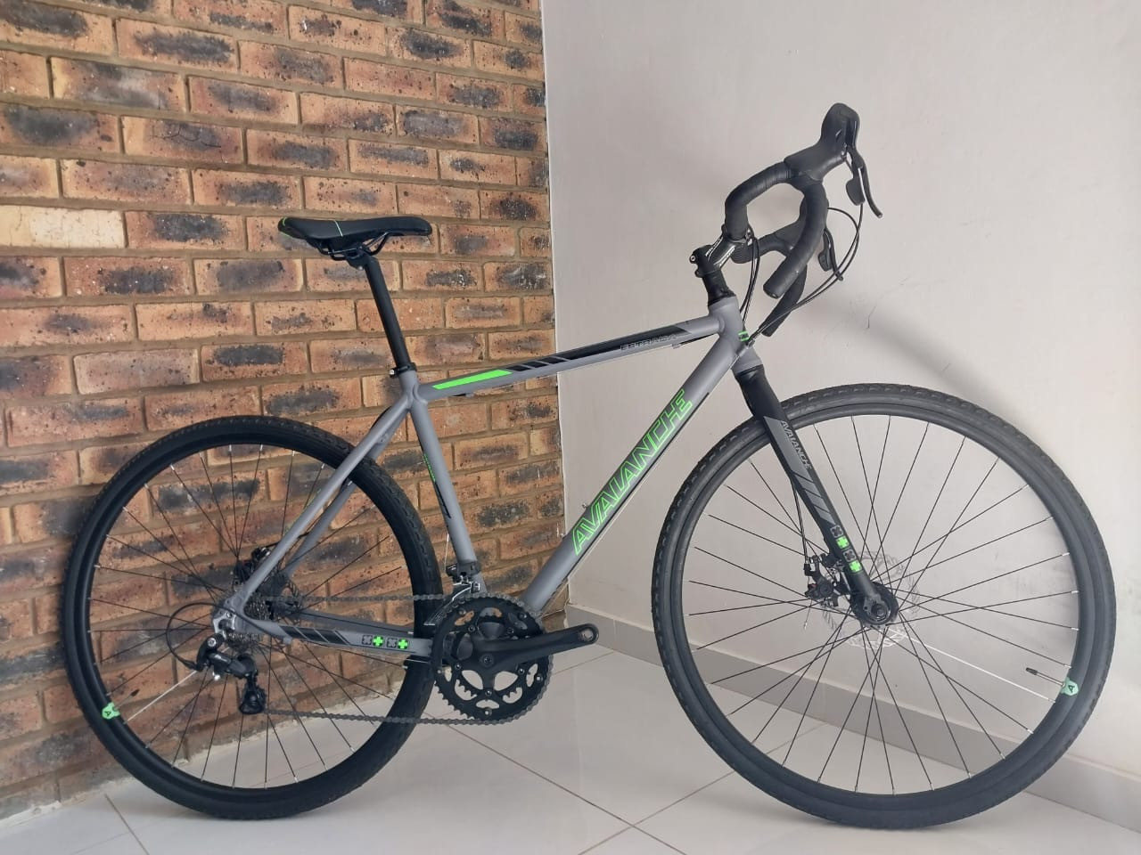 Avalanche Estrada gravel - Large | Gravel Bikes | Bike Hub