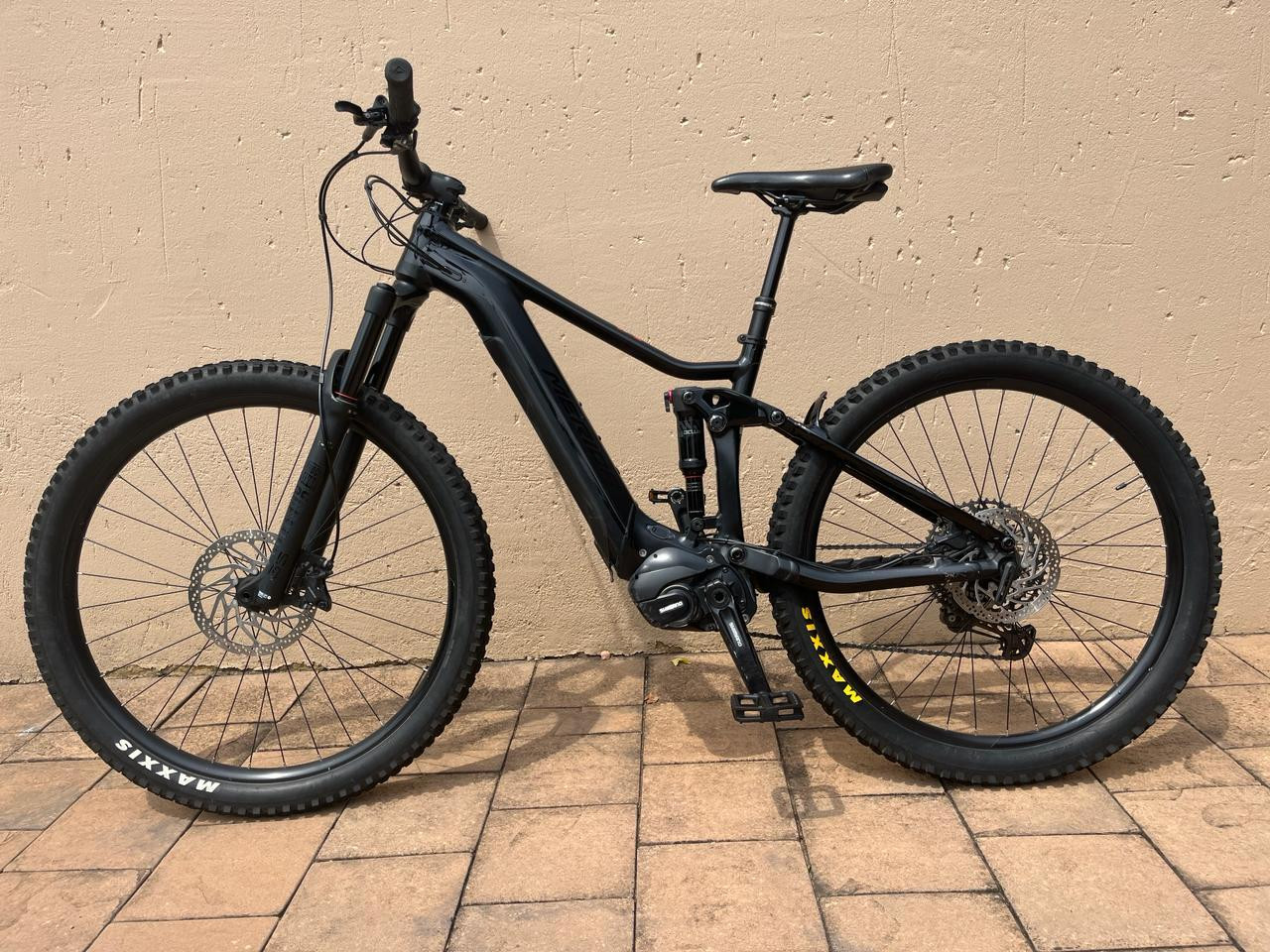 Merida e140 Limited Edition | Dual Suspension Mountain E-Bikes | Bike Hub