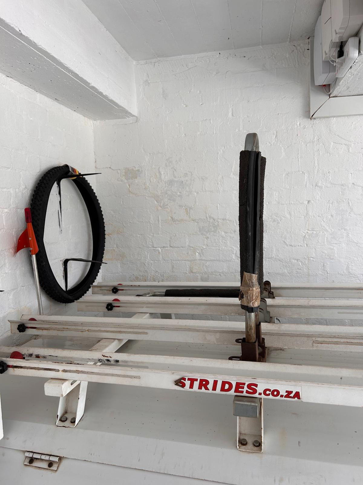 Challenger Trailer with 4 bike rack | Trailers | Bike Hub