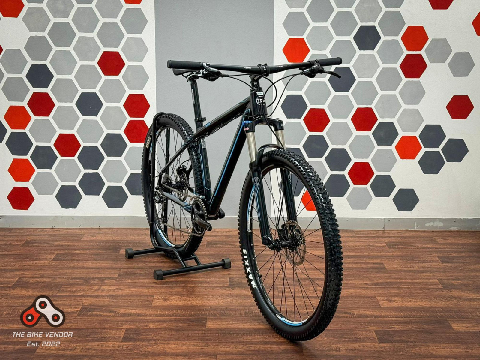 Silverback Sola 4 - Shimano Deore - Air Fork | Hardtail Mountain Bikes ...