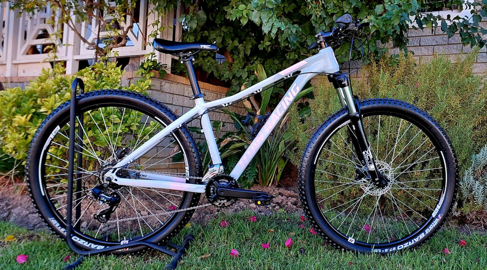 TITAN RACING CALYPSO ROGUE 27.5" SMALL FRAME MTB | Hardtail Mountain Bikes | Bike Hub