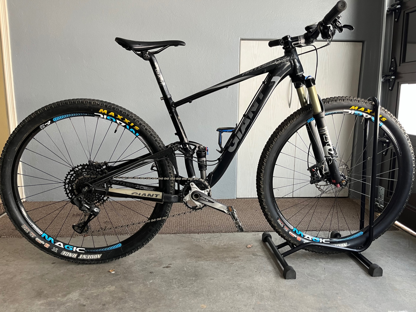 Giant Anthem X | Dual Suspension Mountain Bikes | Bike Hub
