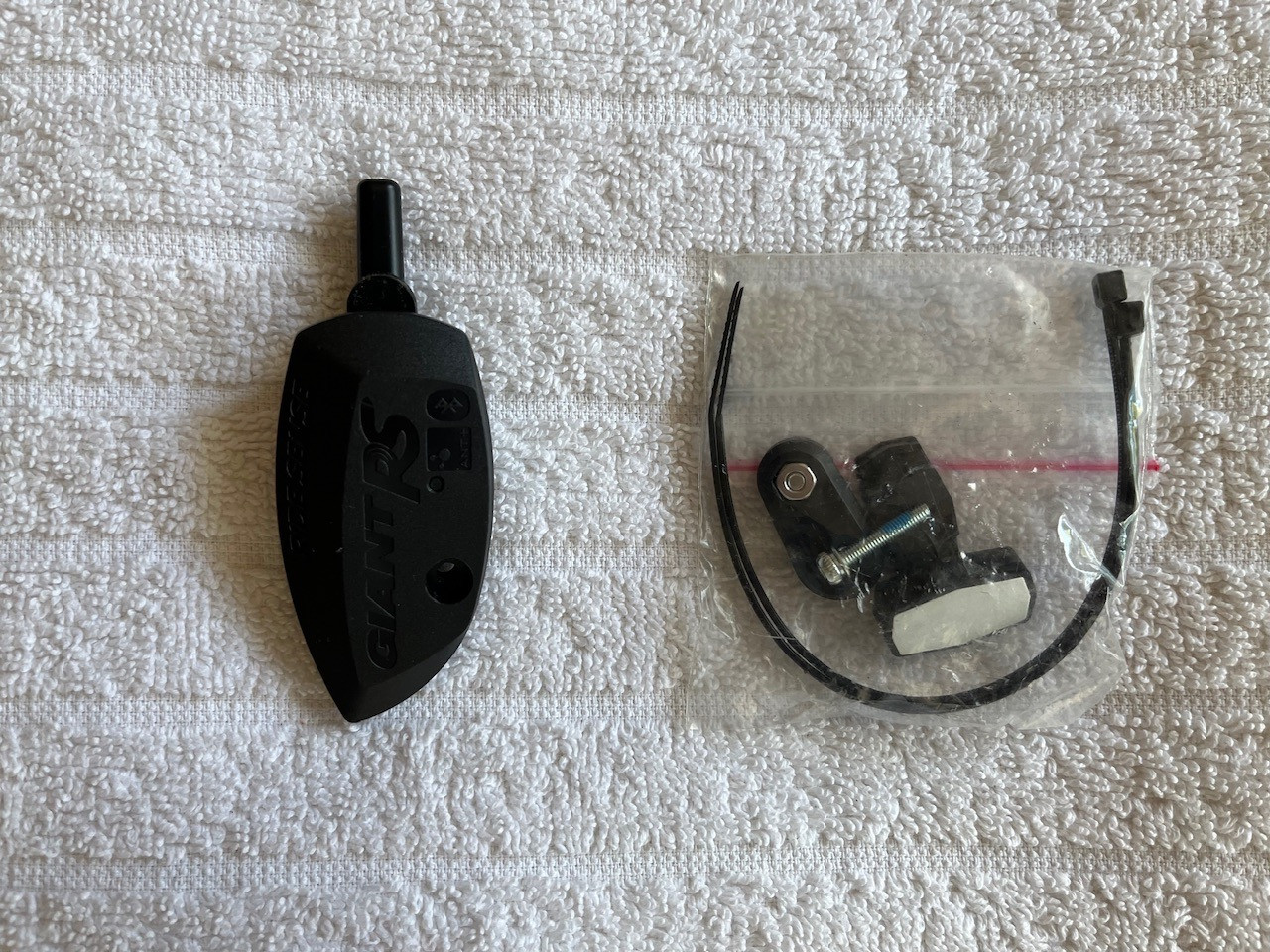 Giant ANT+/Bluetooth RideSense Sensor and Magnets | Sensors, Mounts ...