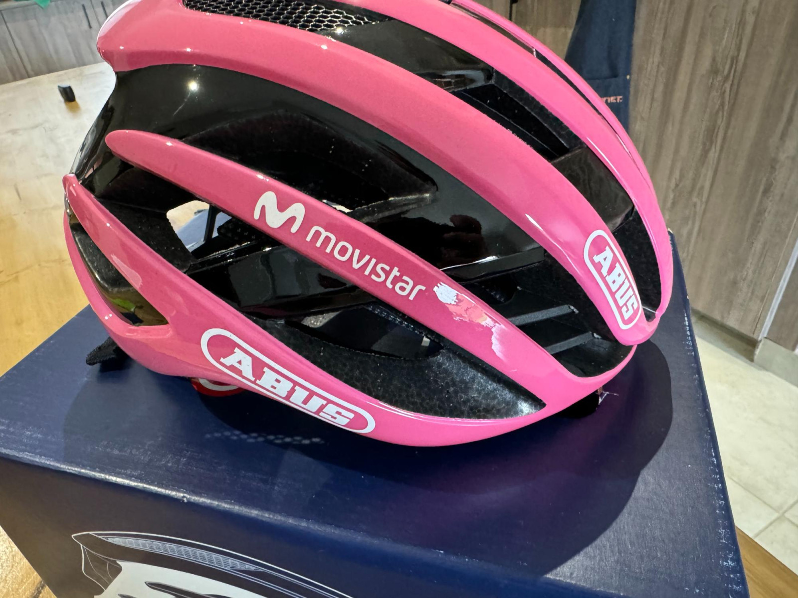 ABUS Airbreaker Maglia Rosa Movistar | Helmets | Bike Hub
