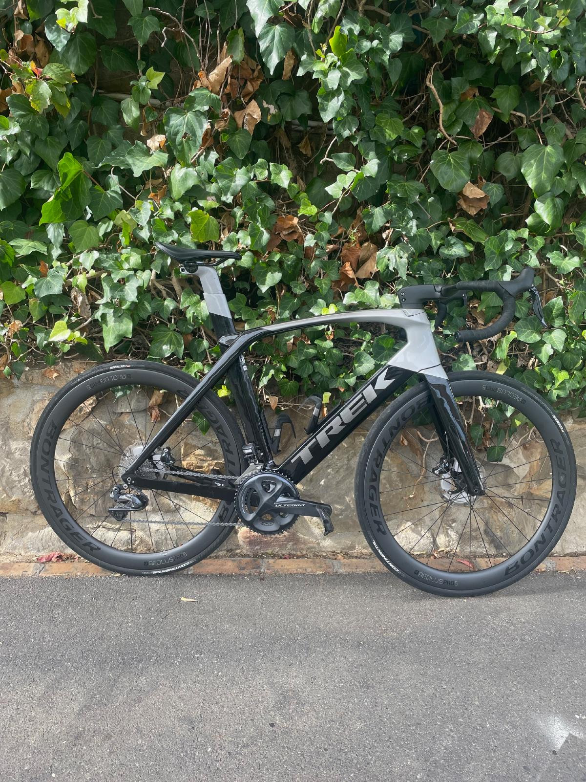 Trek Madone SLR7 Di2 | Road Bikes | Bike Hub