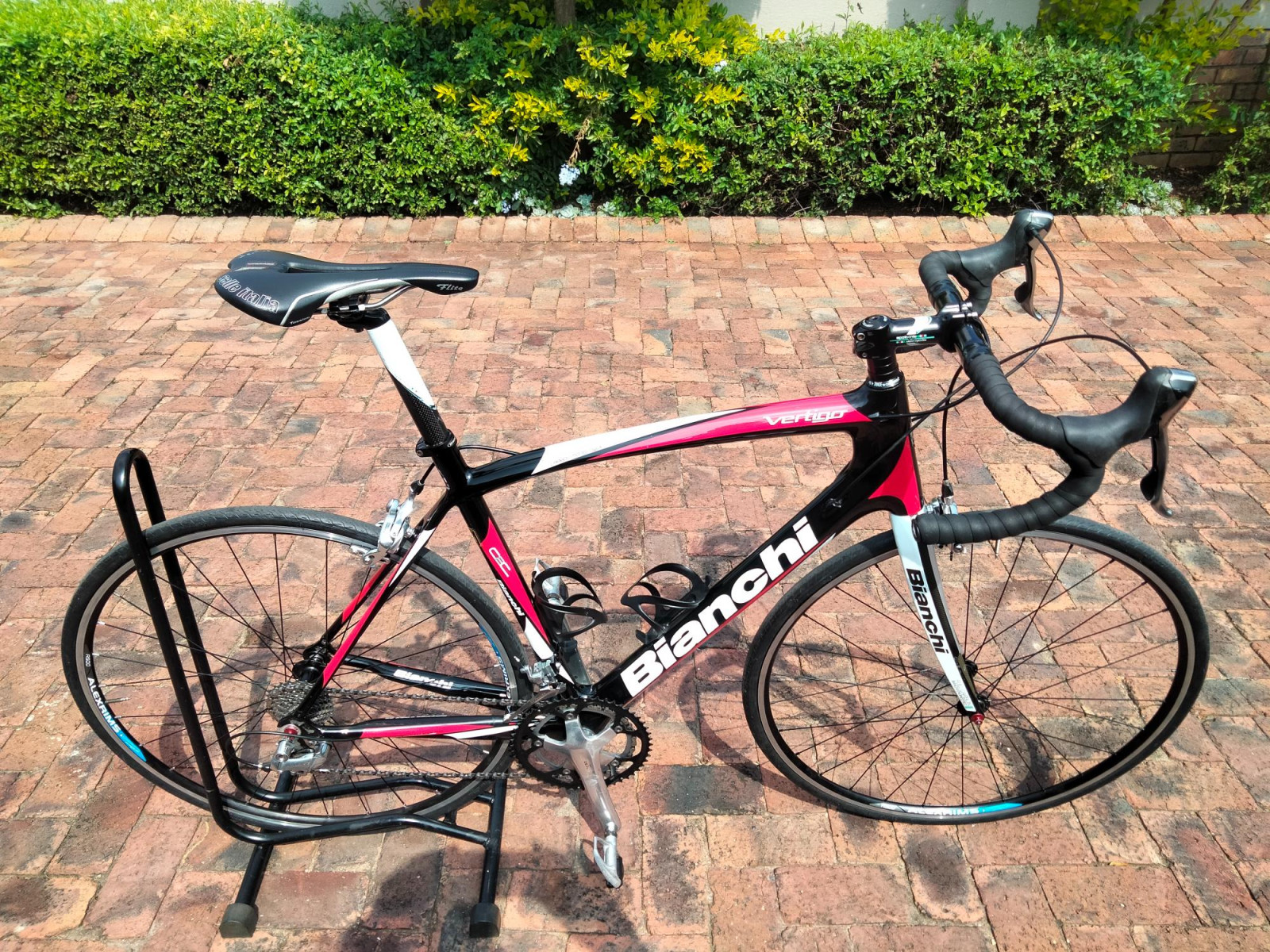 Bianchi Vertigo Carbon 57cm road bike | Road Bikes | Bike Hub