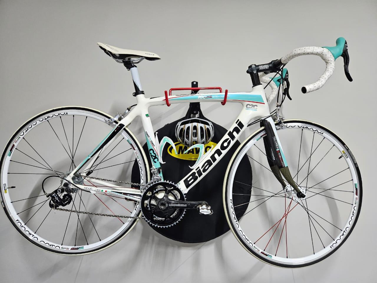 Small Bianchi C2C Strade Carbon (As new) | Road Bikes | Bike Hub