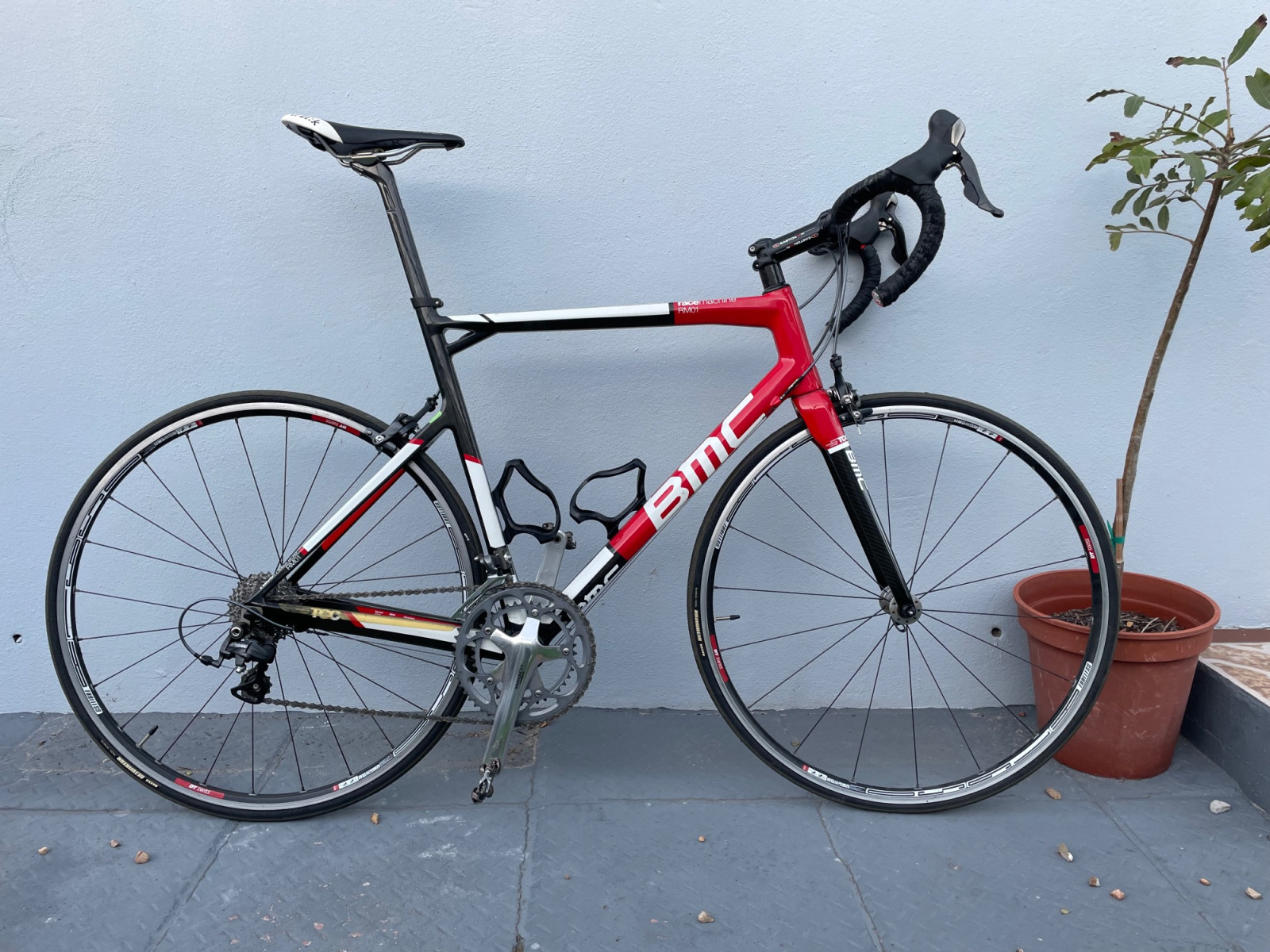 BMC Racemachine RM01 - Carbon - 55 | Road Bikes | Bike Hub