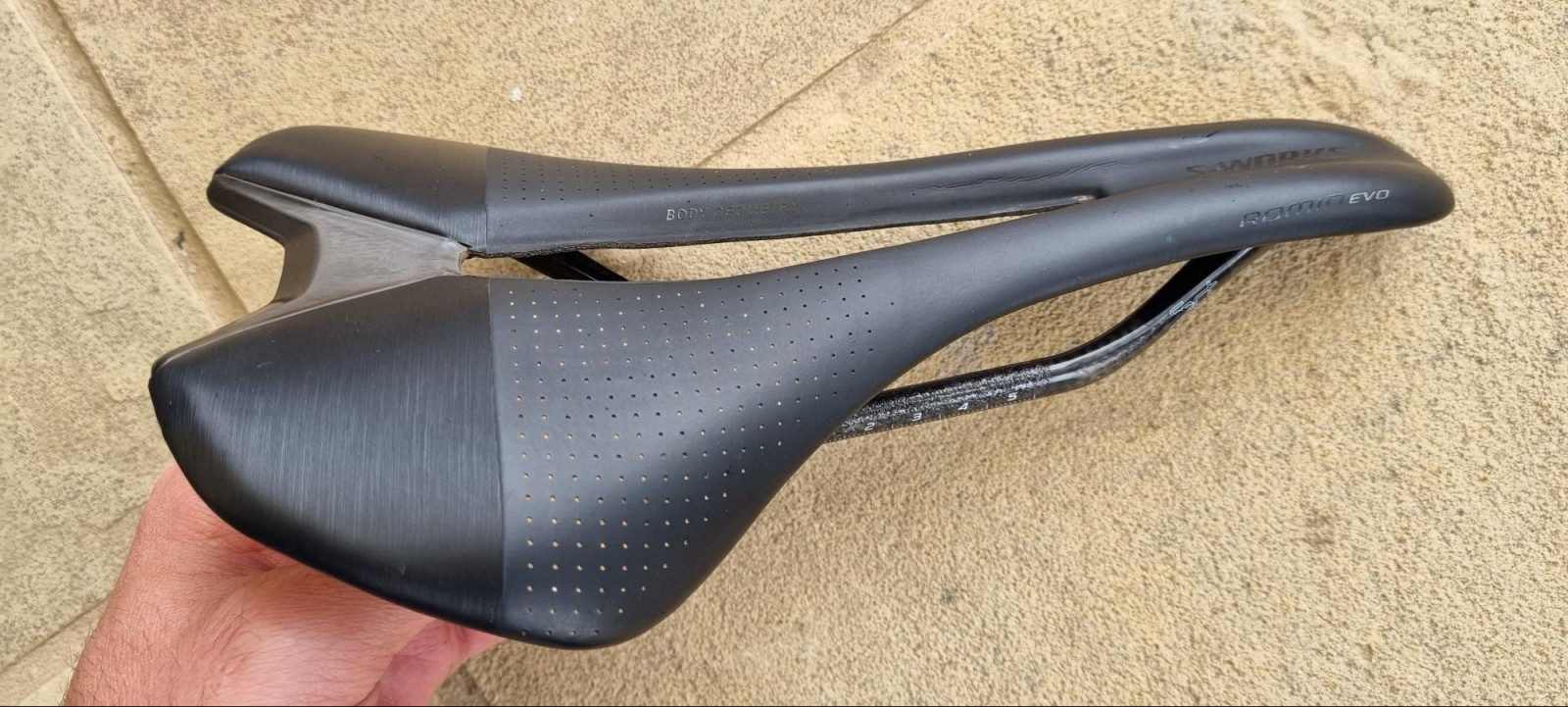 2023 S-Works Romin EVO 143 - Carbon rails 134g | Saddles | Bike Hub