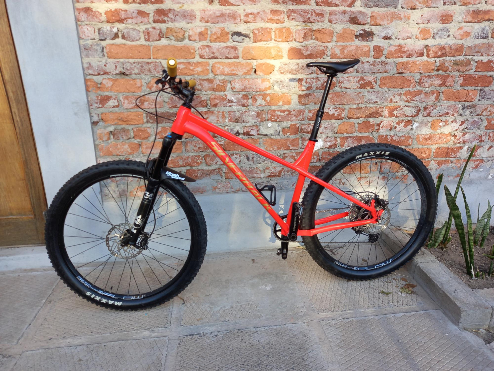 Silverback Slade XL | Hardtail Mountain Bikes | Bike Hub