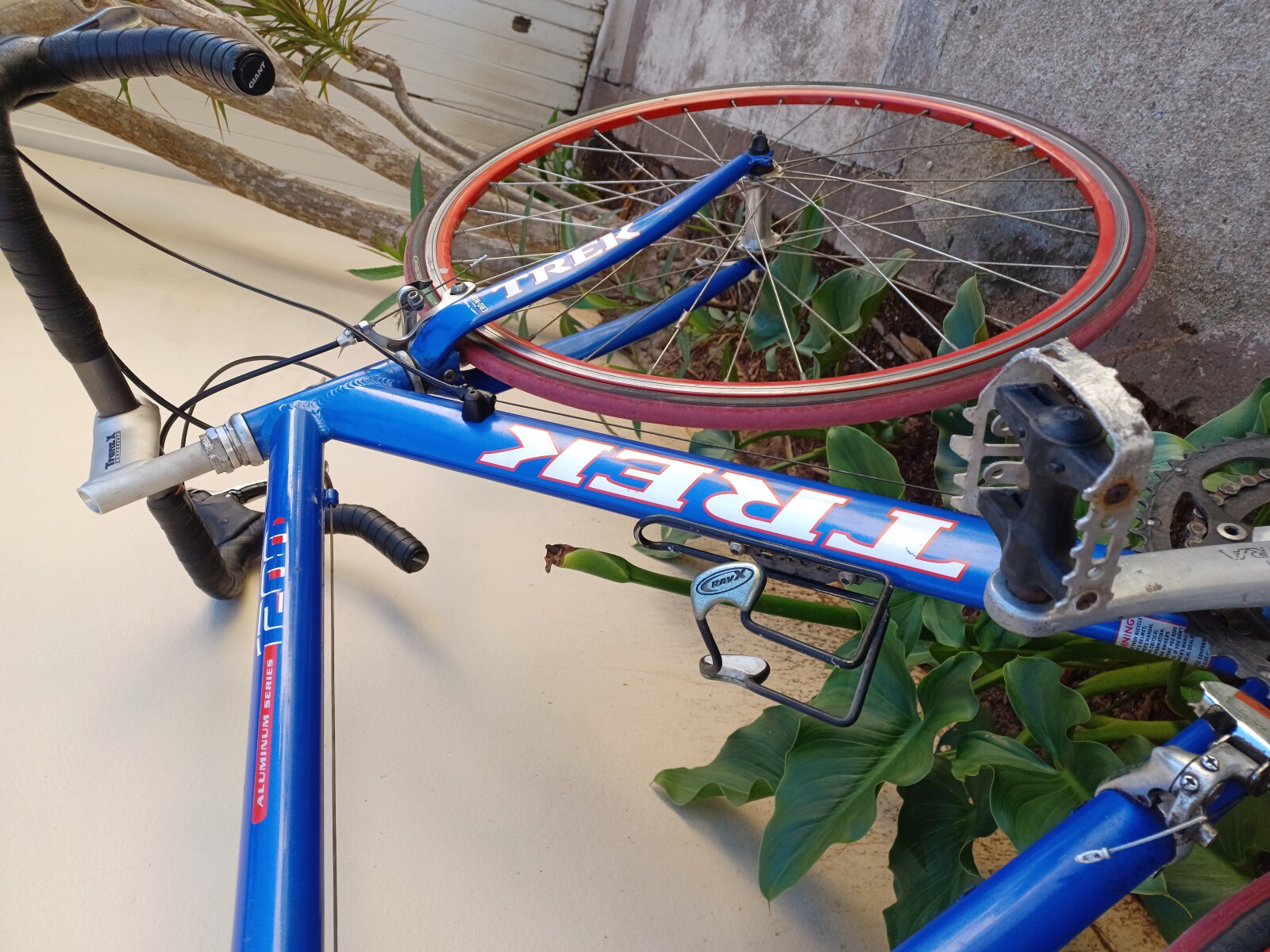 Trek 1200 Series | Road Bikes | Bike Hub