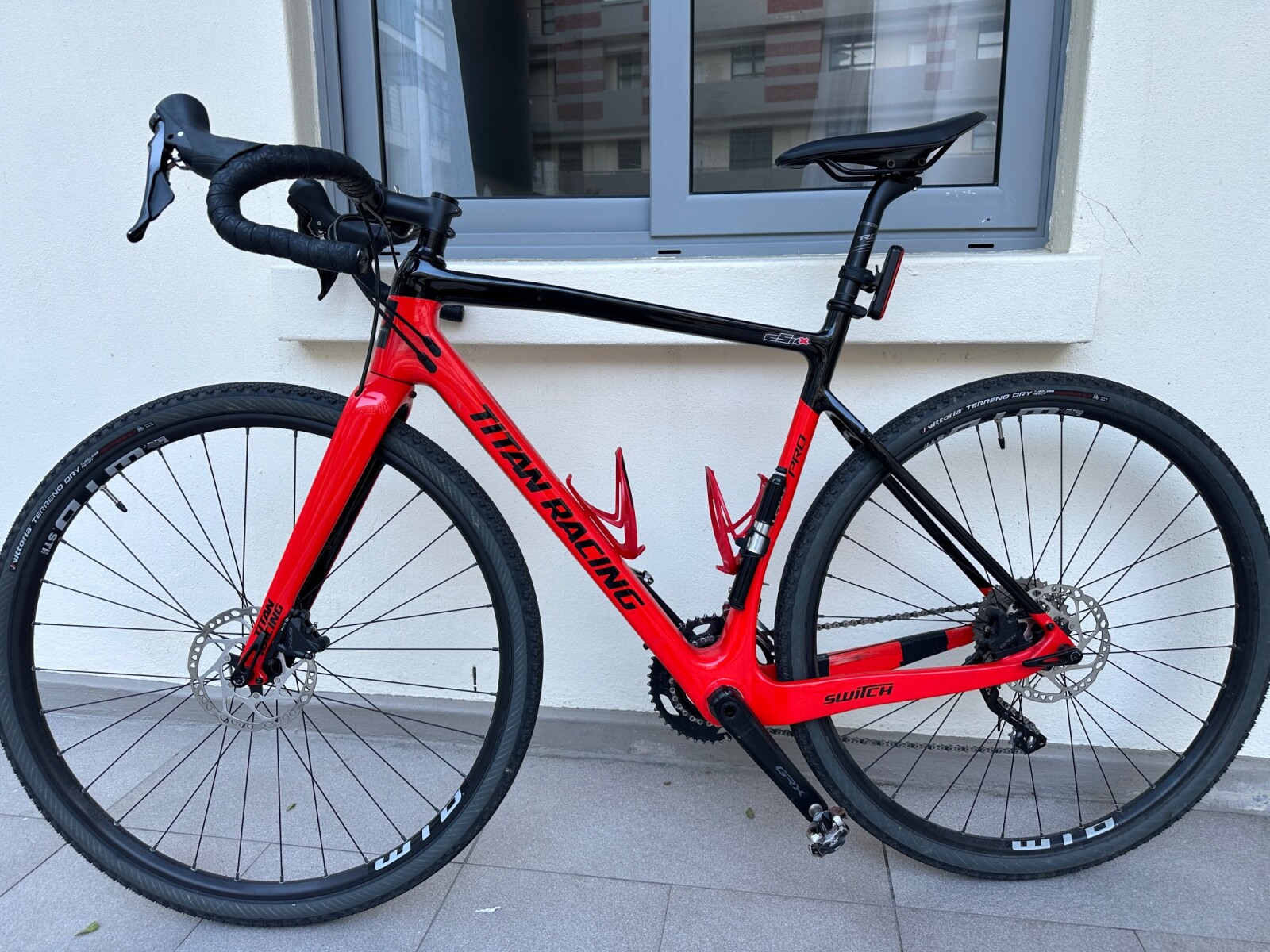 Titan Switch Pro Medium | Gravel Bikes | Bike Hub