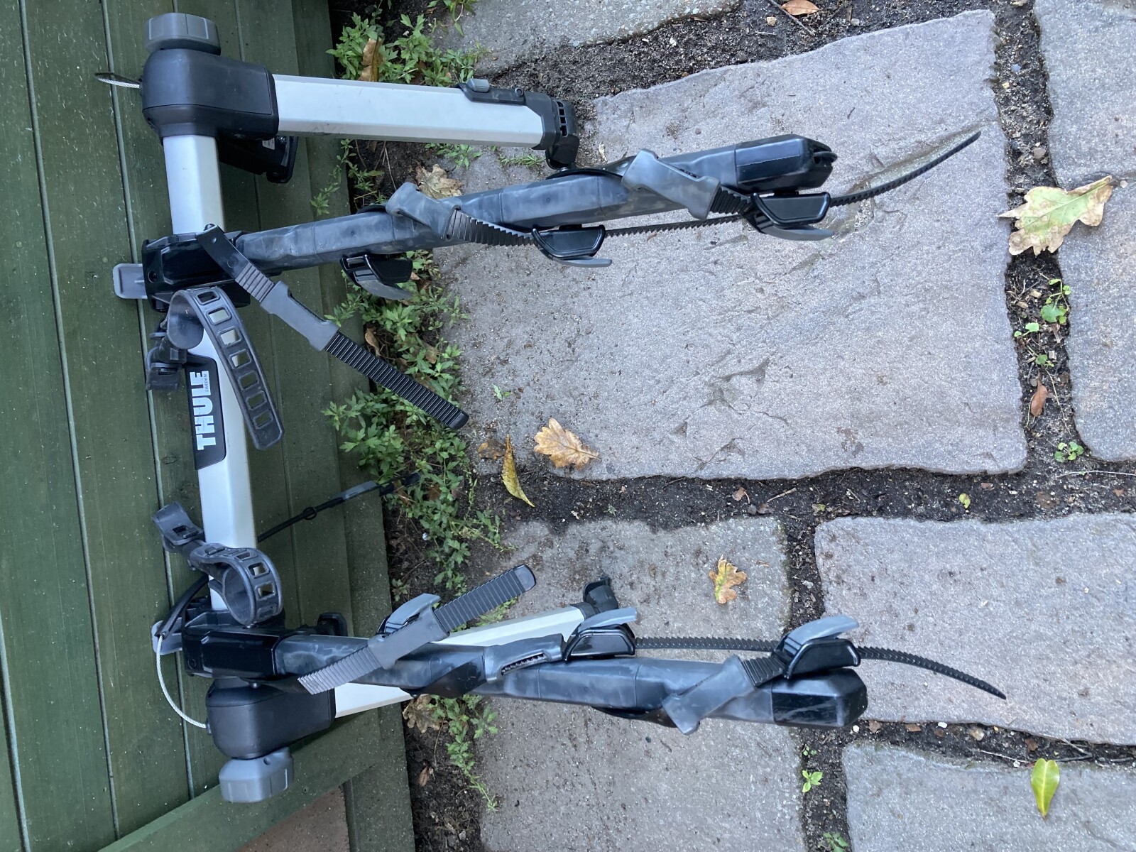 Thule Outway Hanging 3 Bike Carrier | Bike Racks | Bike Hub