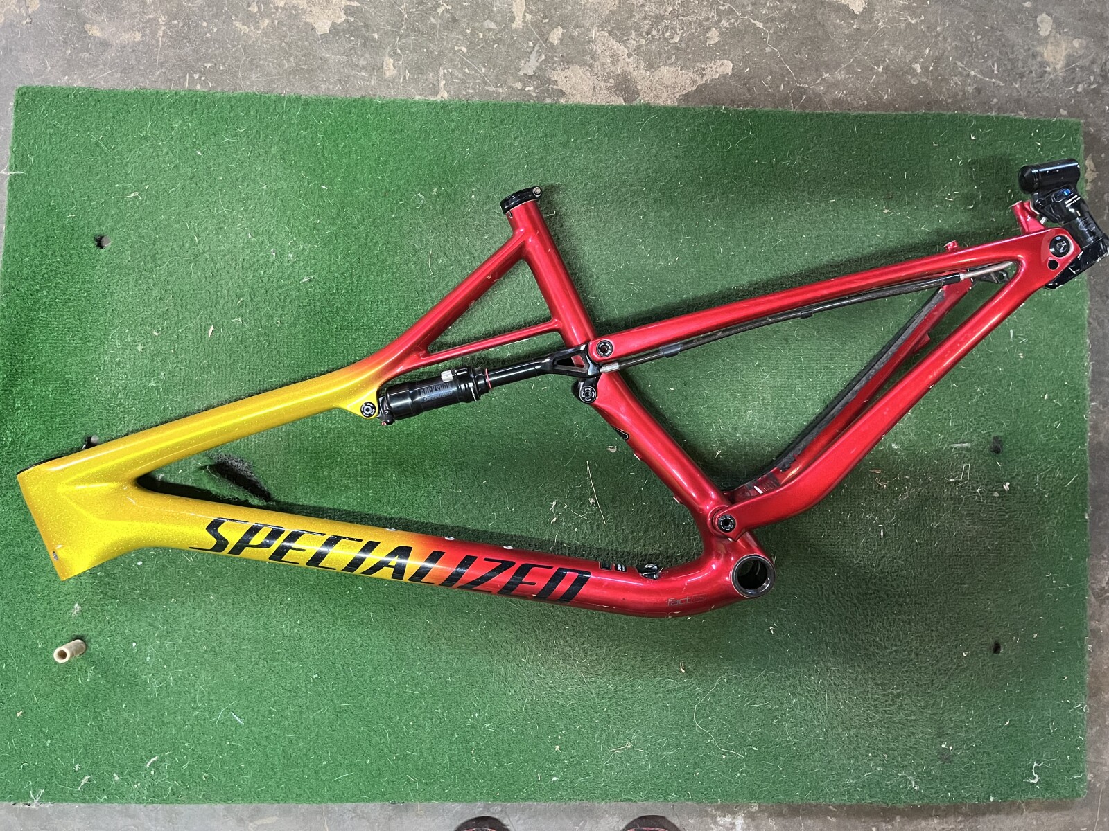 Specialized Epic Expert | Dual Suspension Mountain Bike Frames | Bike Hub