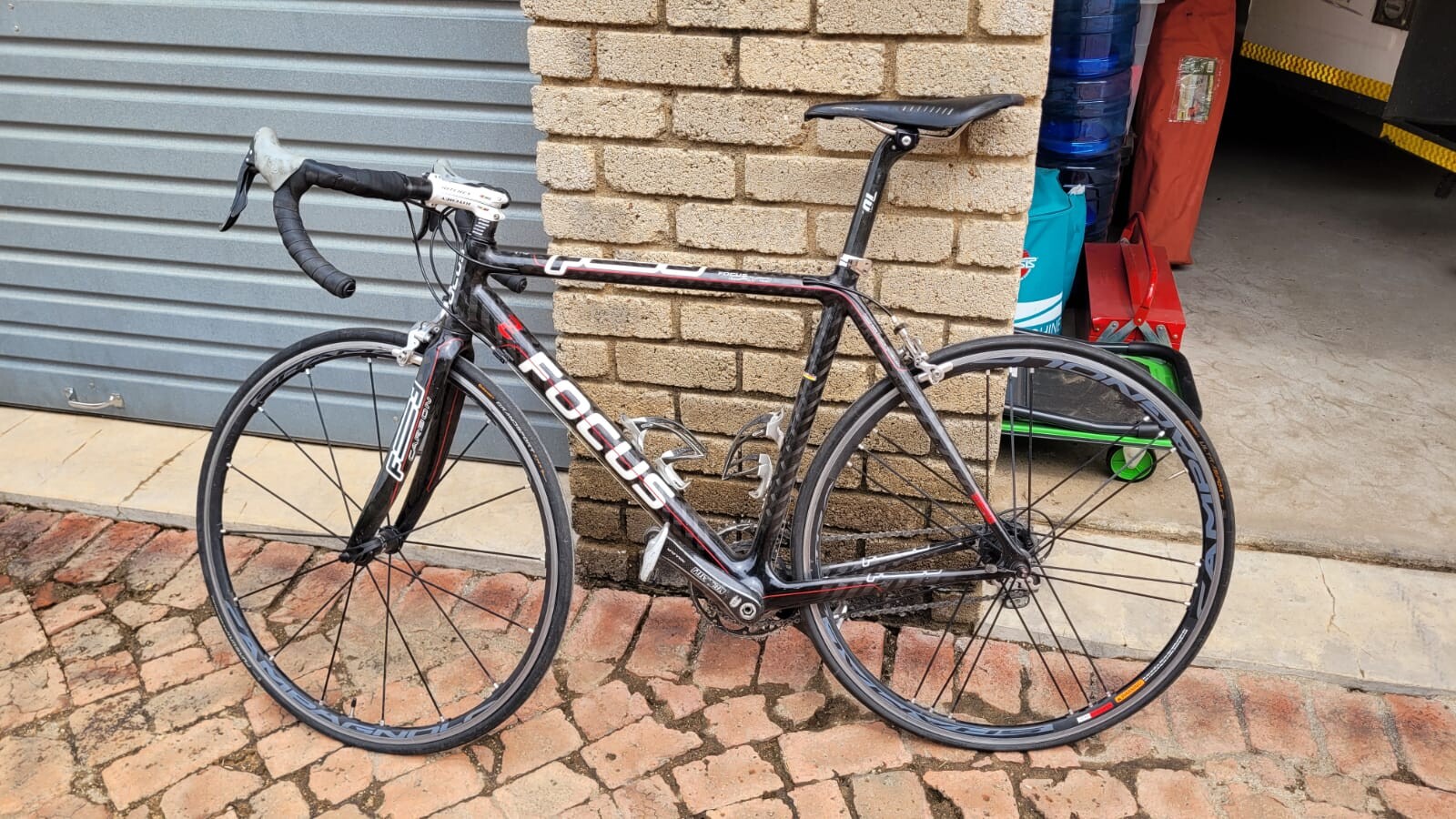 Focus Carbon | Road Bikes | Bike Hub