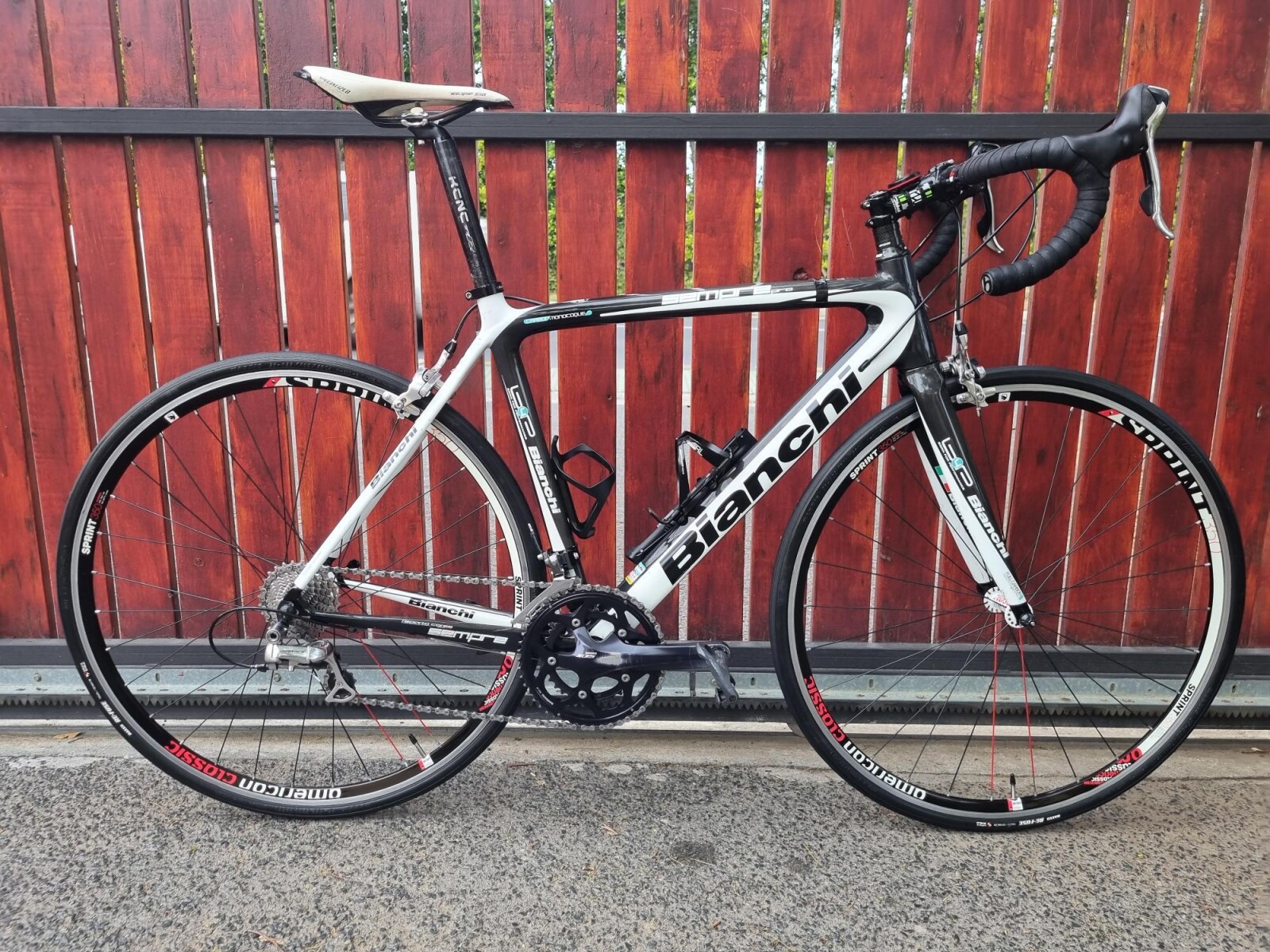 Bianchi Sempre Pro | Road Bikes | Bike Hub