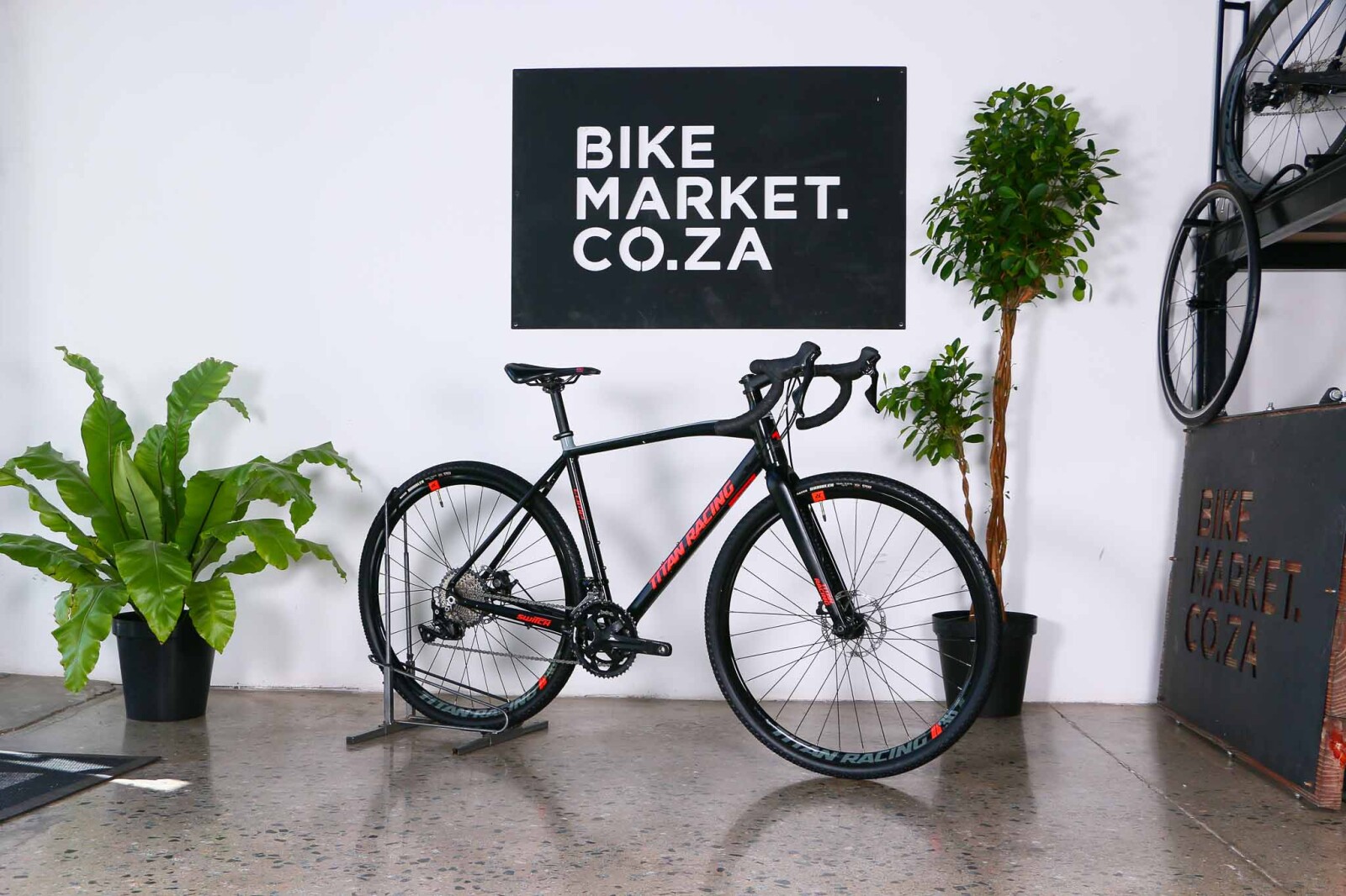 Pre-Owned Titan Racing (54cm) BM9553 (2021) | Gravel Bikes | Bike Hub