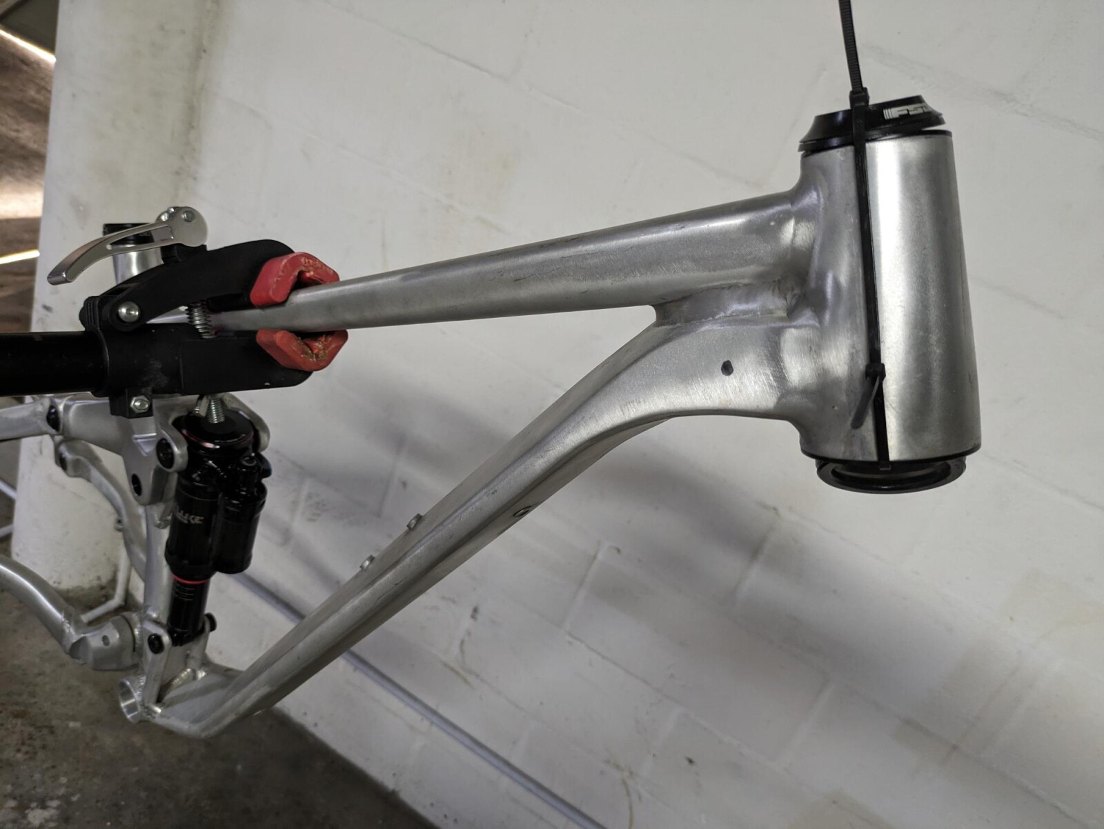 Silverback Slider | Dual Suspension Mountain Bike Frames | Bike Hub