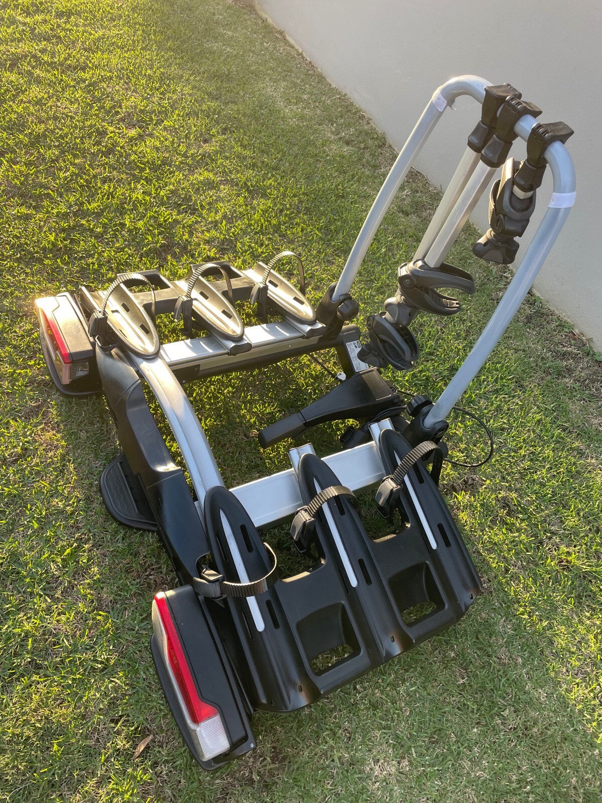 Thule 3 bike VeloCompact | Bike Racks | Bike Hub