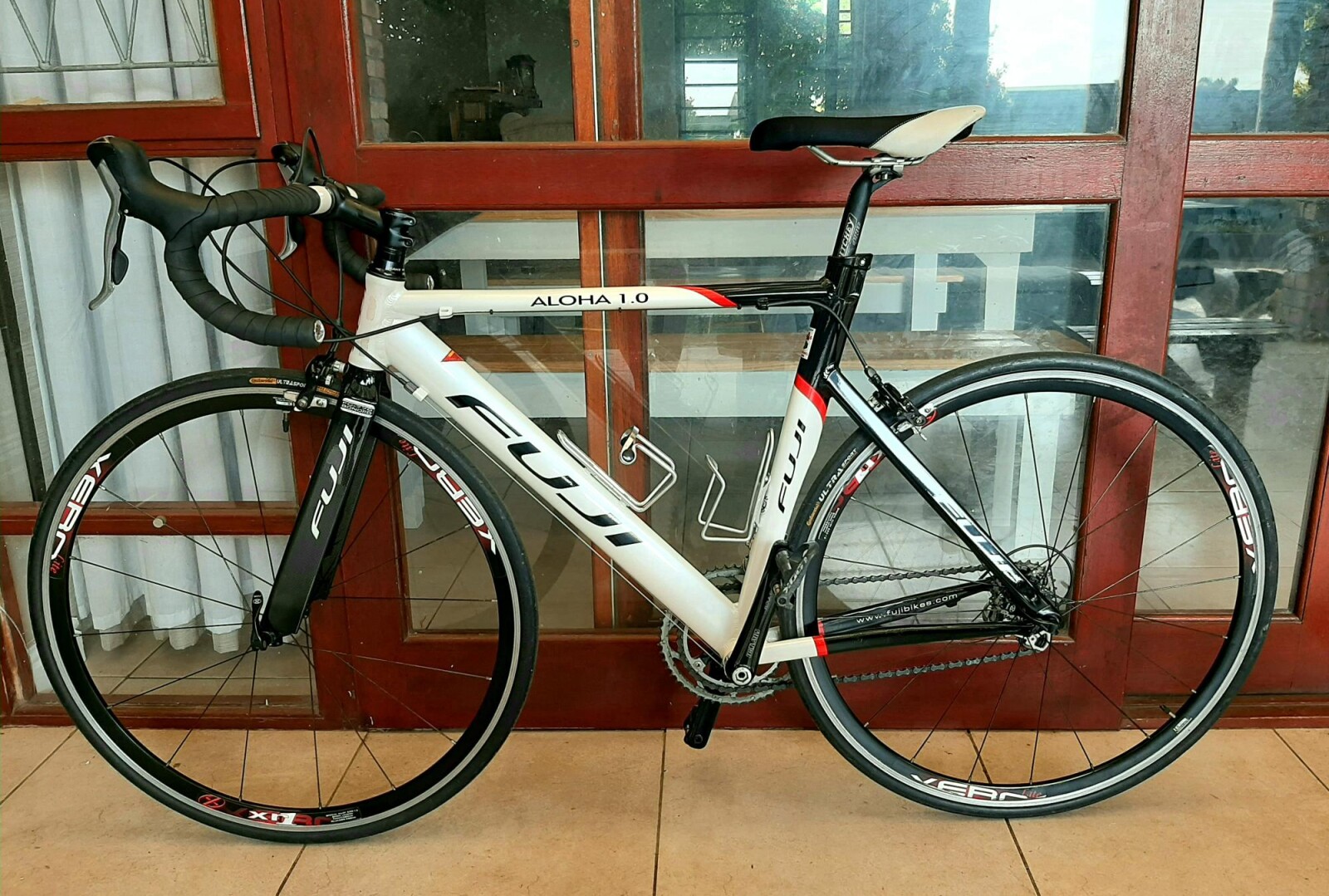 Fuji Aloha 1.0 - Reduced - Bargain - | Road Bikes | Bike Hub