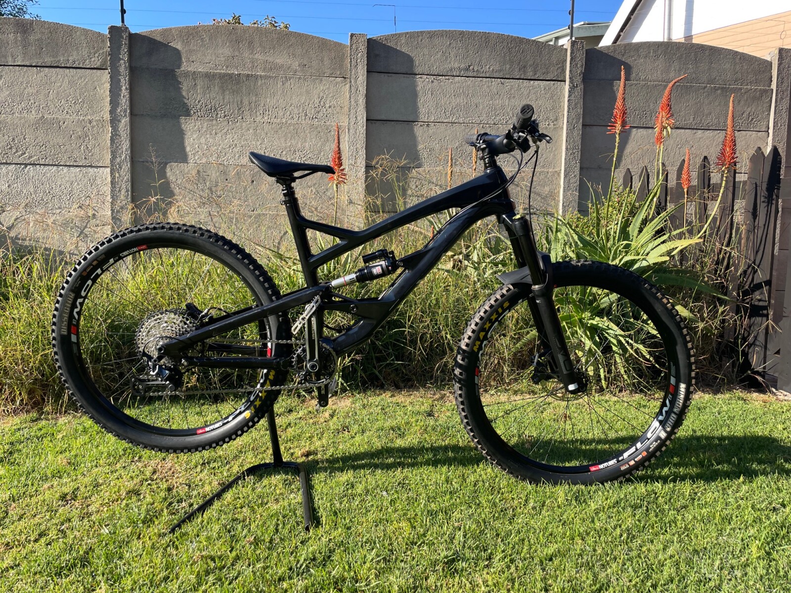 YT Capra (L) | Dual Suspension Mountain Bikes | Bike Hub