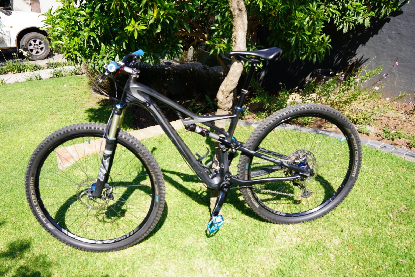 Specialised Camber Comp | Dual Suspension Mountain Bikes | Bike Hub