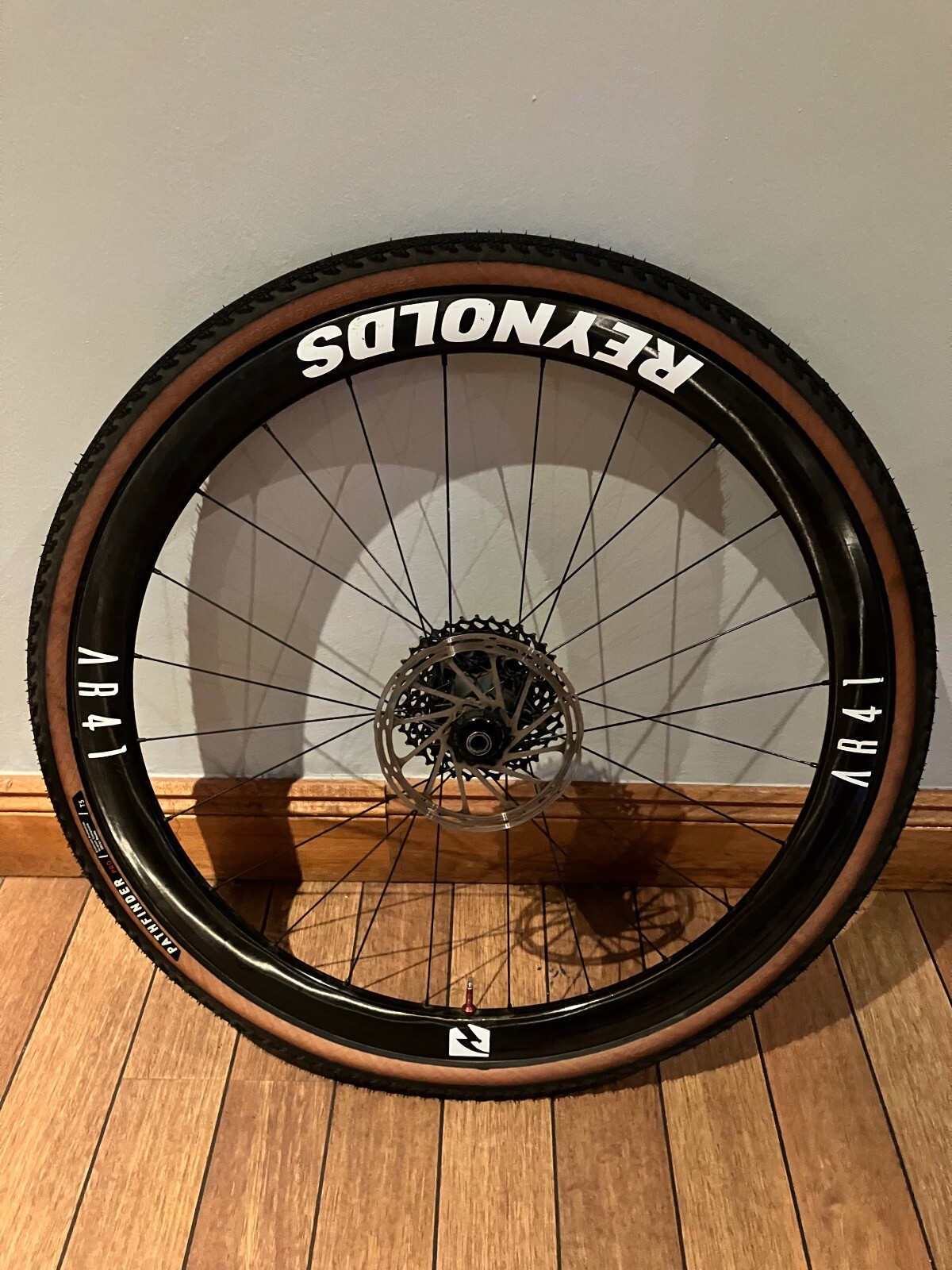 Reynolds AR41 carbon rear wheel | Gravel Bike Wheels | Bike Hub