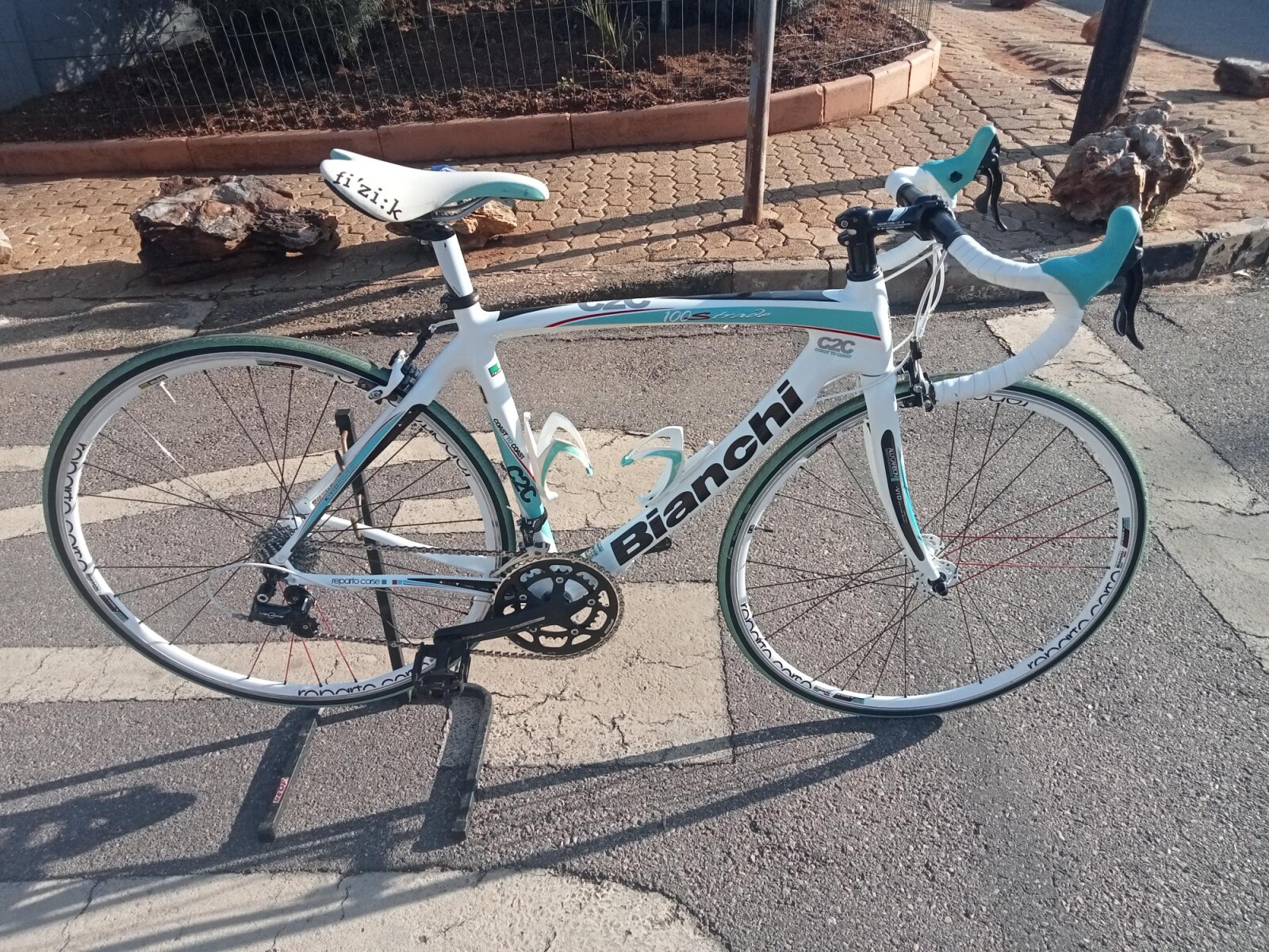 Bianchi C2C full carbon size 53 s/m | Road Bikes | Bike Hub