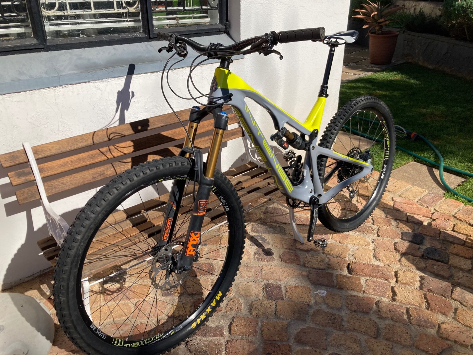 Intense Primer - Frame size Large | Dual Suspension Mountain Bikes ...