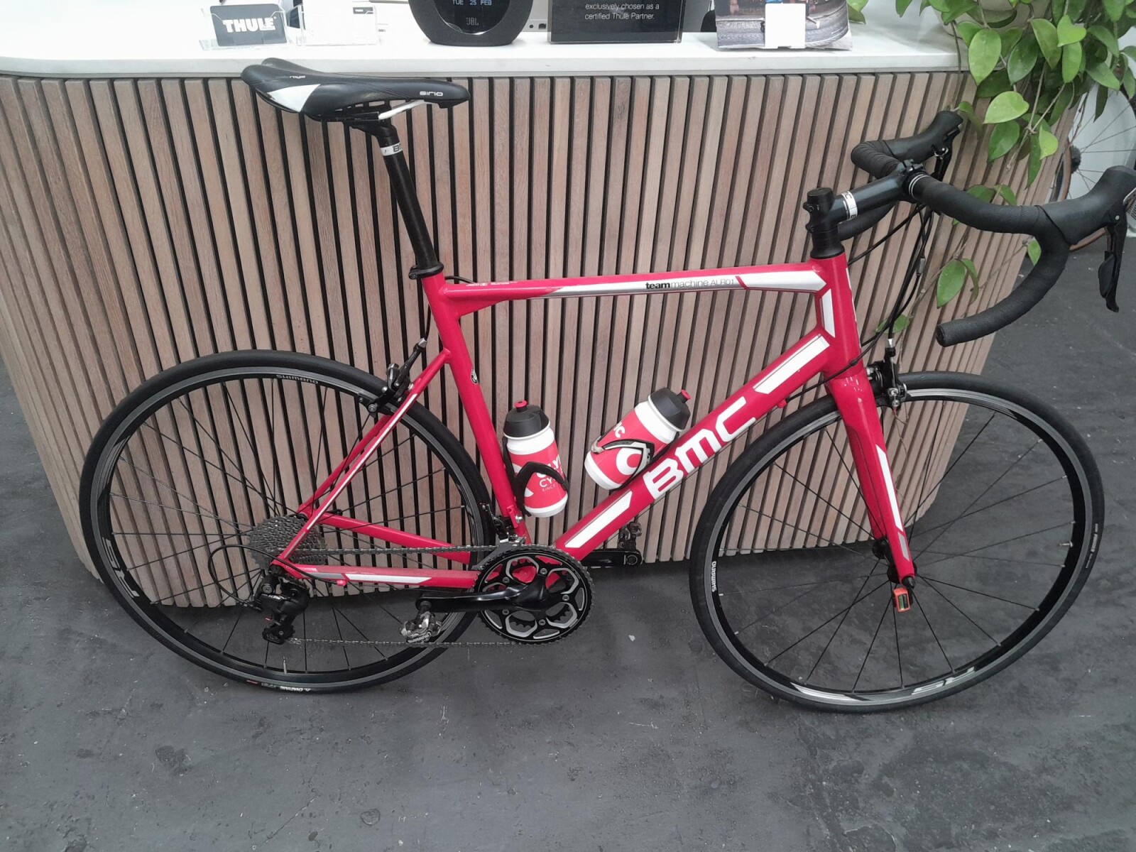 BMC team machine AlR01 | Road Bikes | Bike Hub