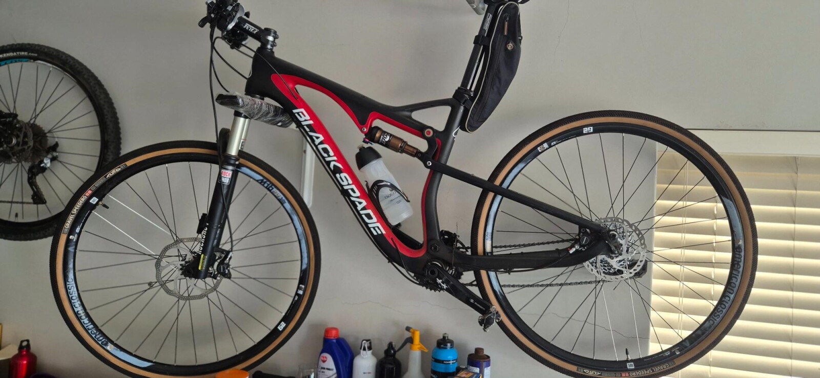 Large Black Spade | Dual Suspension Mountain Bikes | Bike Hub