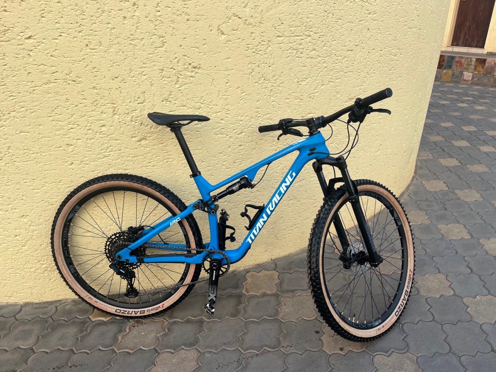 Titan Carbon Dash 2024 model | Dual Suspension Mountain Bikes | Bike Hub