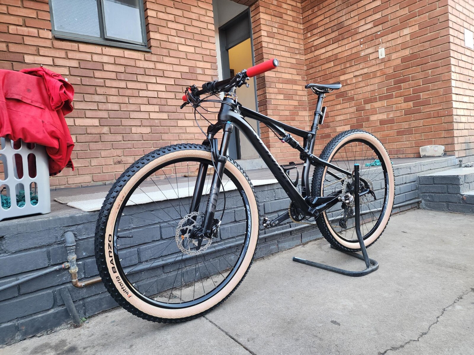 Merida 96 XT Carbon | Dual Suspension Mountain Bikes | Bike Hub