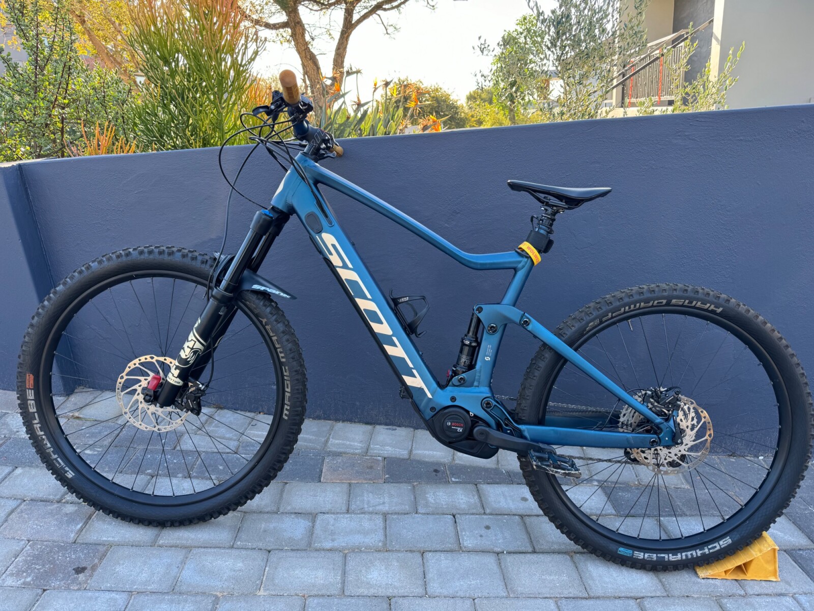 SCOTT GENIUS 920 | Dual Suspension Mountain E-Bikes | Bike Hub