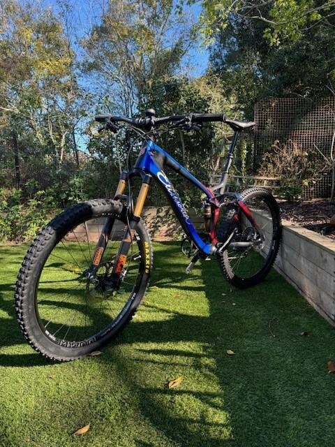 Ellsworth Rogue Forty | Dual Suspension Mountain Bikes | Bike Hub