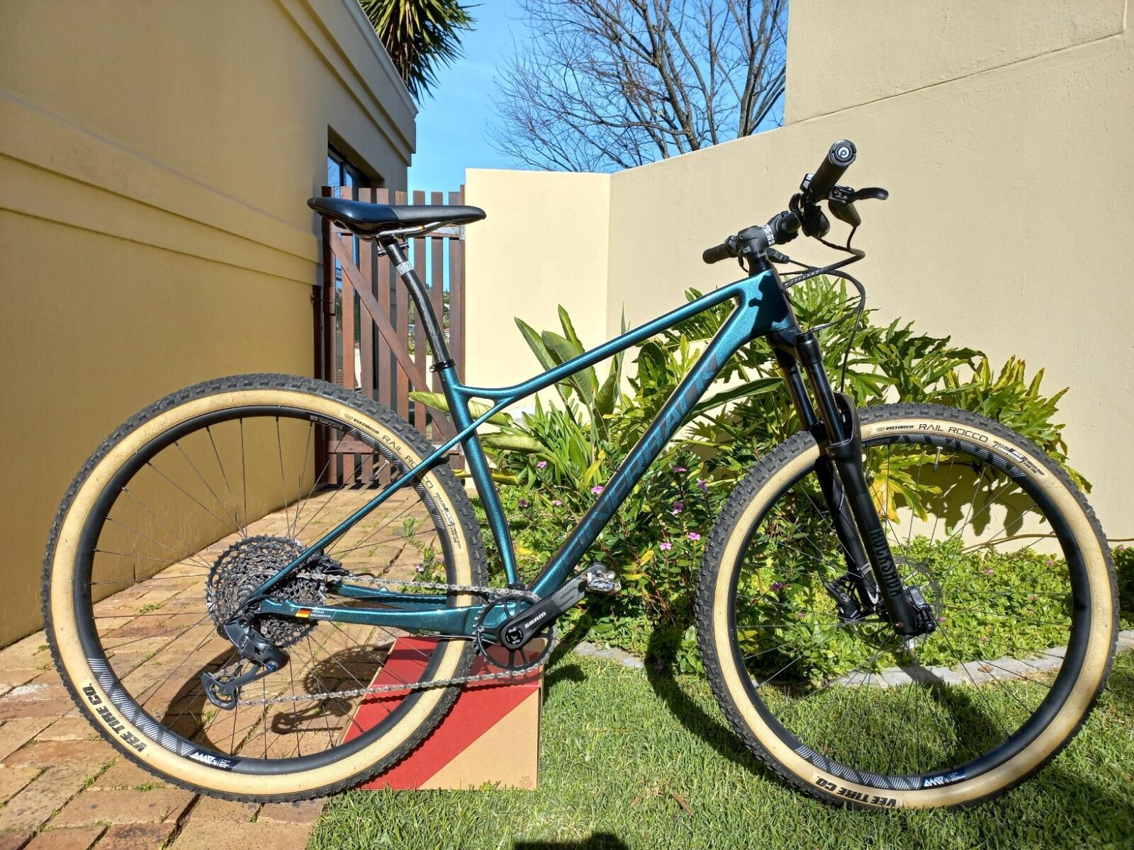 Silverback Superspeed Elite (Carbon) | Hardtail Mountain Bikes | Bike Hub