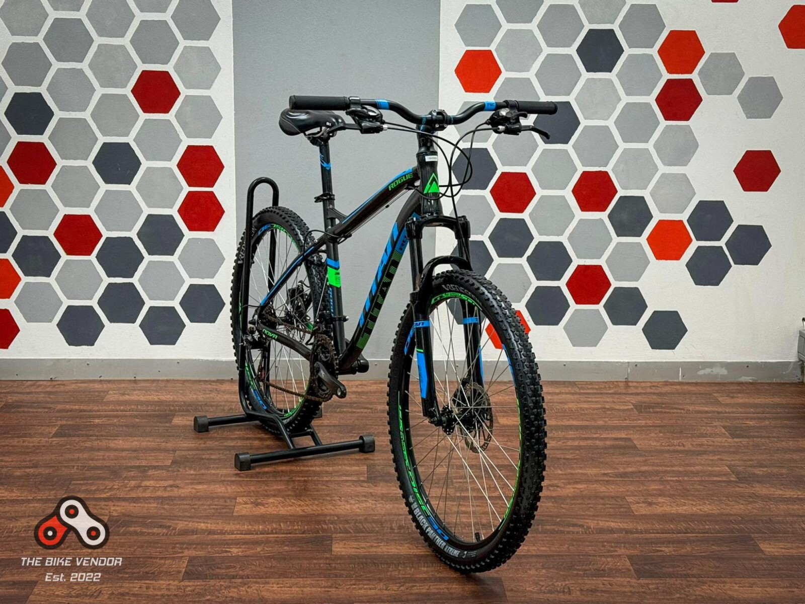 Titan Rogue Nova - Shimano - Disc Brakes | Hardtail Mountain Bikes ...