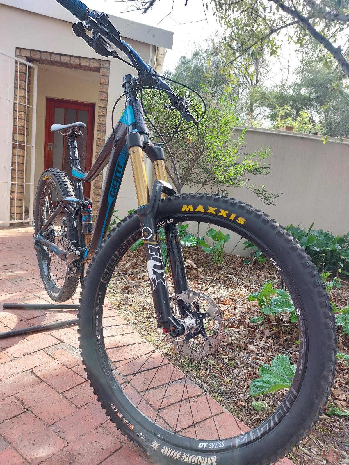 Giant Trance Medium | Dual Suspension Mountain Bikes | Bike Hub