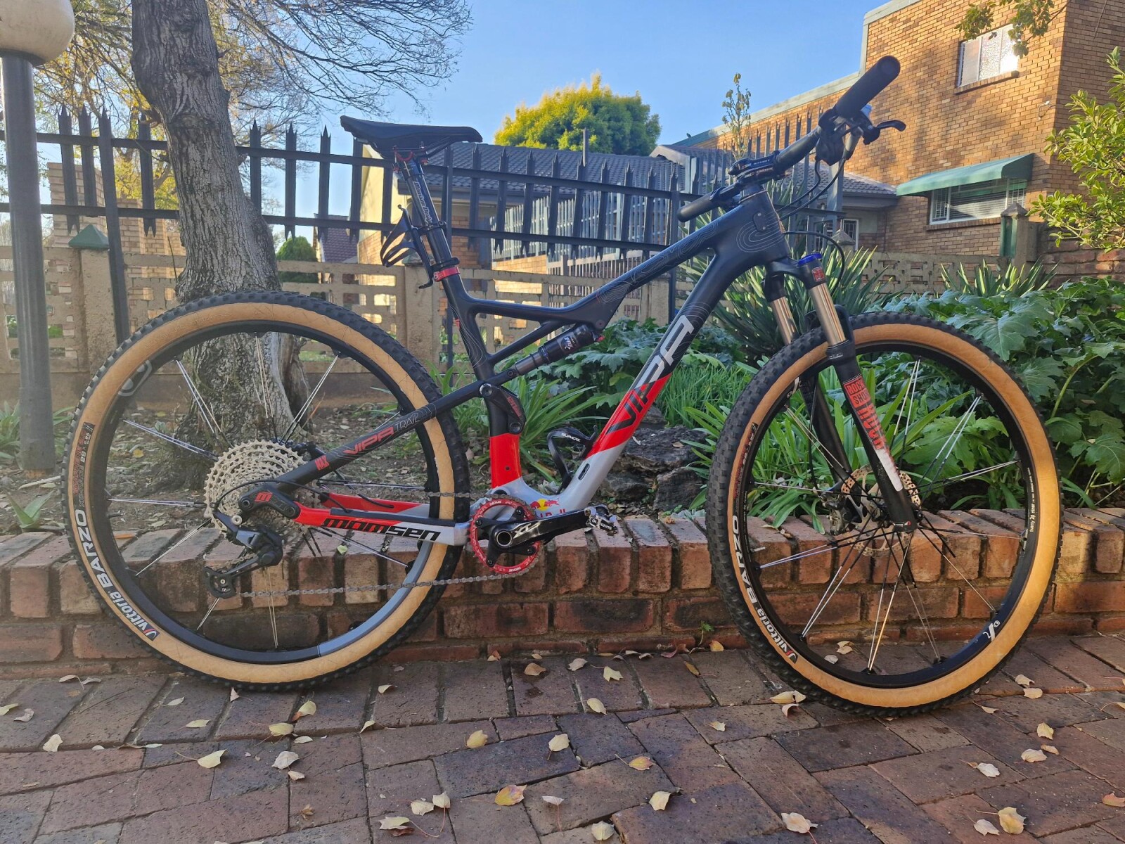 Momsen Vipa Trail 2 | Dual Suspension Mountain Bikes | Bike Hub