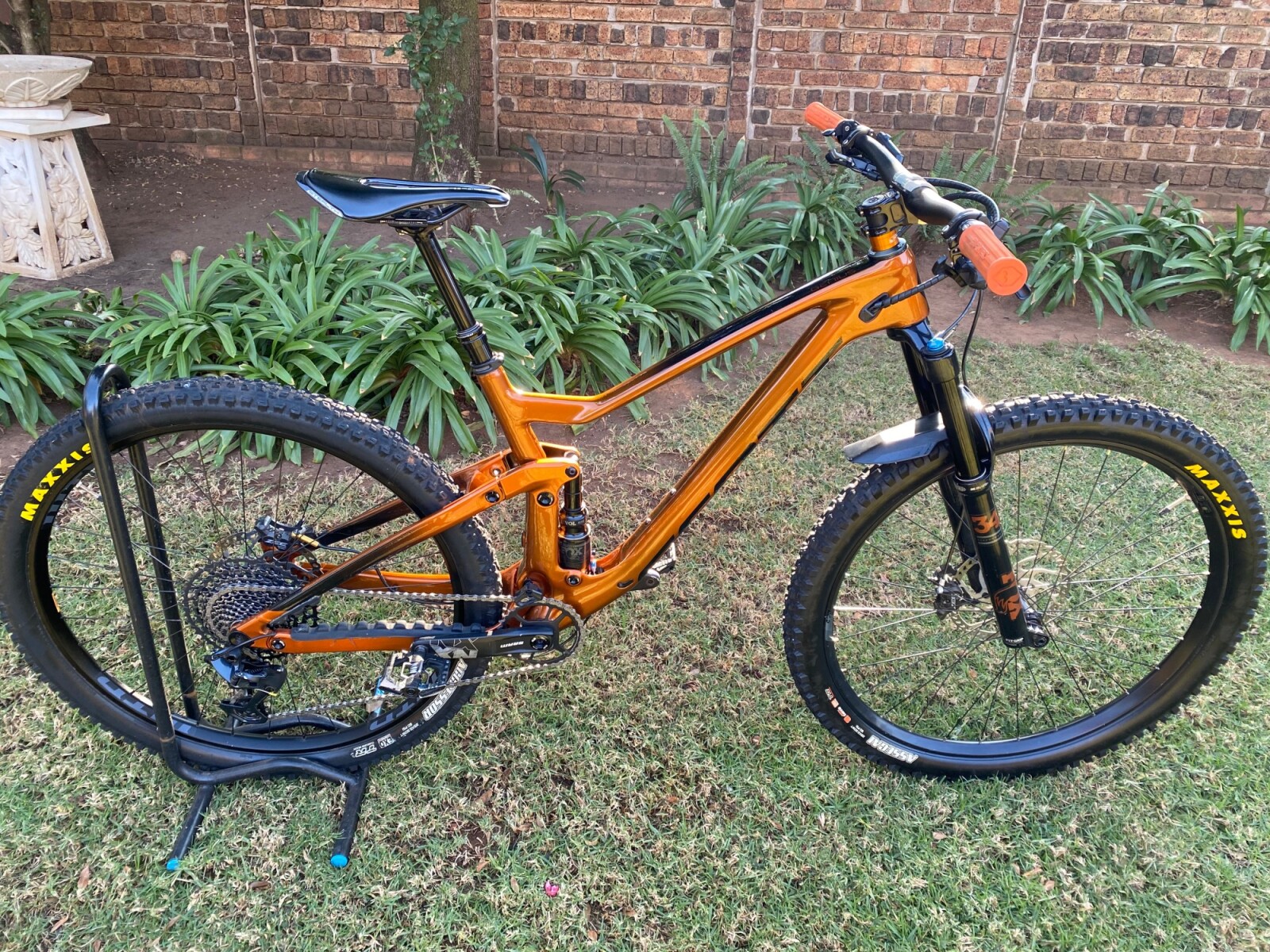 Scott Genius 930 | Dual Suspension Mountain Bikes | Bike Hub