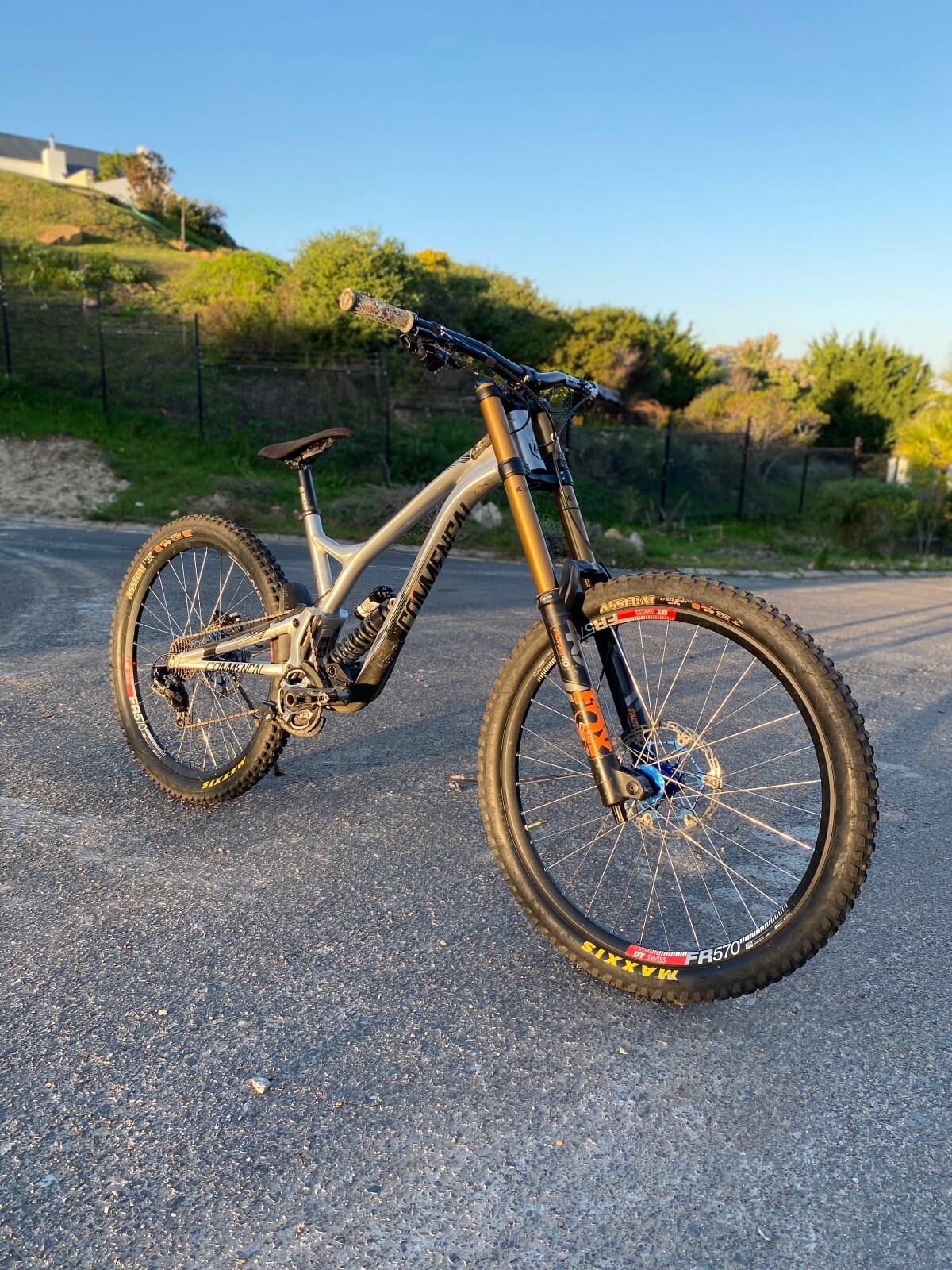Commencal Supreme | Downhill Bikes | Bike Hub
