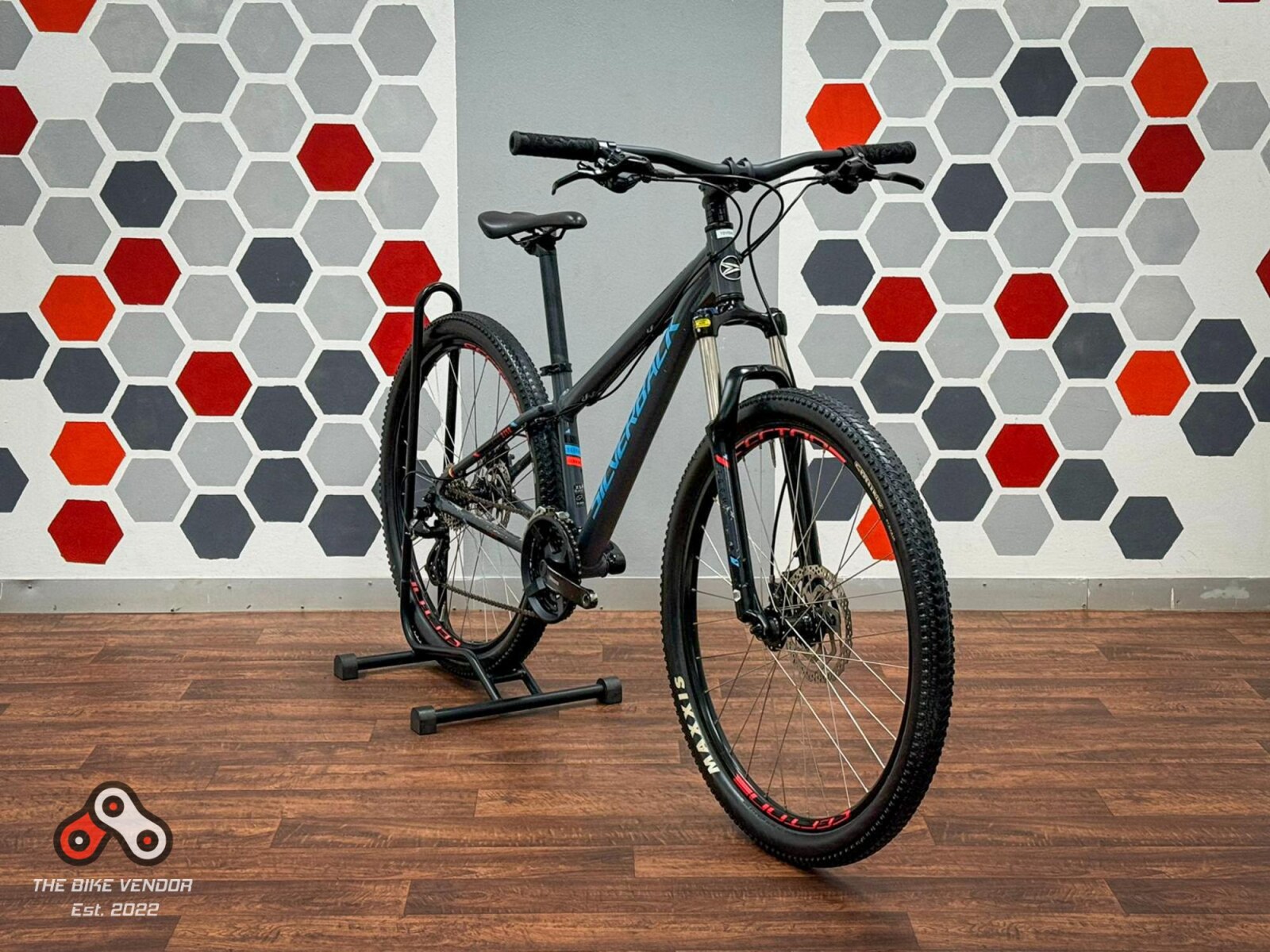 Silverback Stride 275D - Shimano - Hydraulic Discs | Hardtail Mountain ...