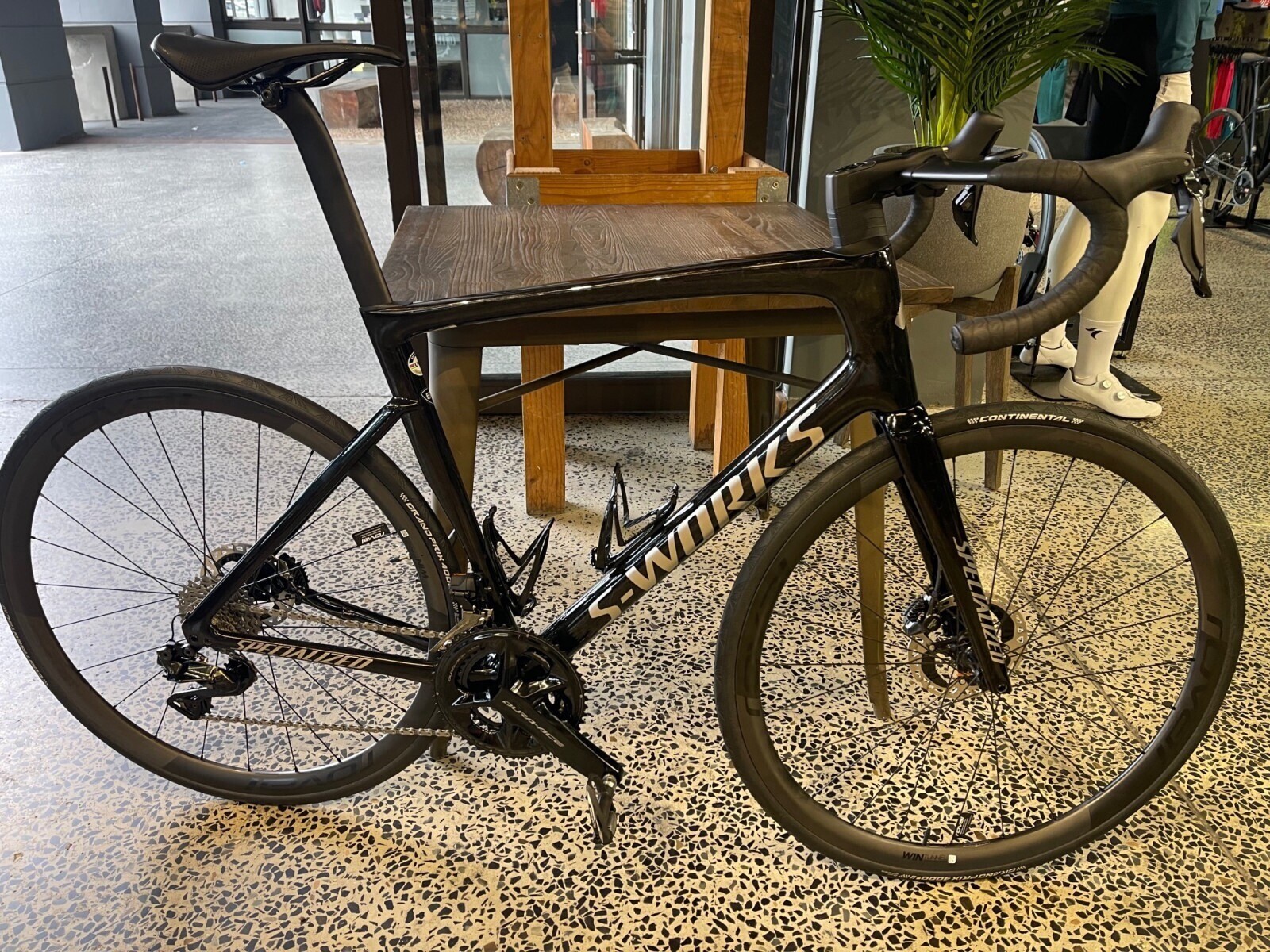 S-Works Tarmac SL7 Frameset & Roval Wheelset | Road Bikes | Bike Hub