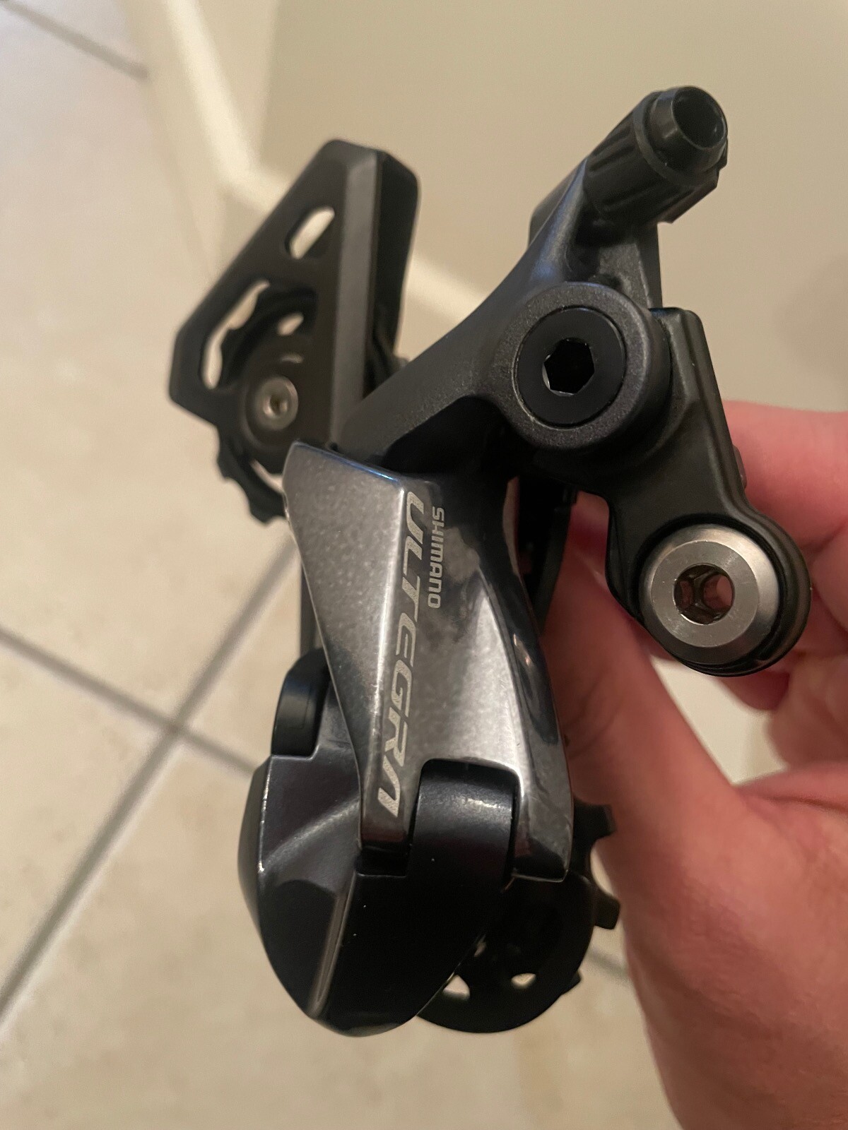 Shimano Ultegra 11 speed R8000 | Rear Derailleurs | Bike Hub