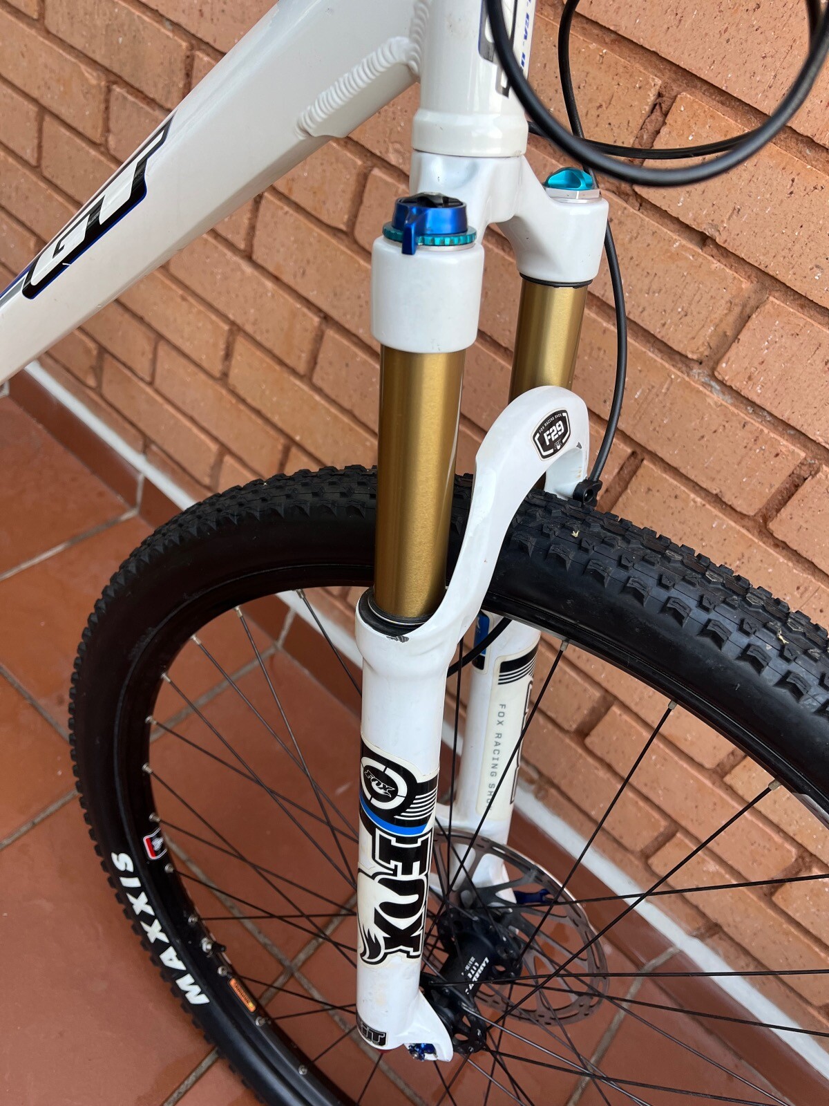 GT Zaskar PRO 9R Large | Hardtail Mountain Bikes | Bike Hub