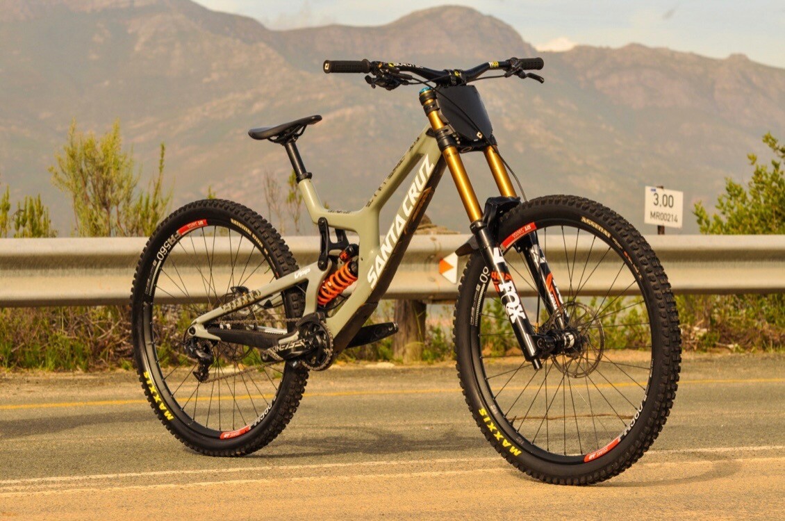 Santa Cruz V10 DH bike XL | Downhill Bikes | Bike Hub