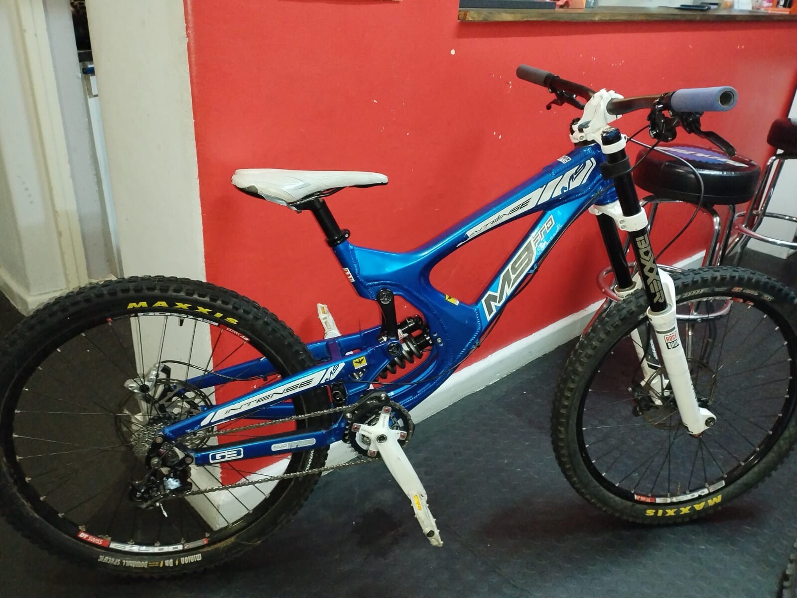 Intense M9 | Downhill Bikes | Bike Hub