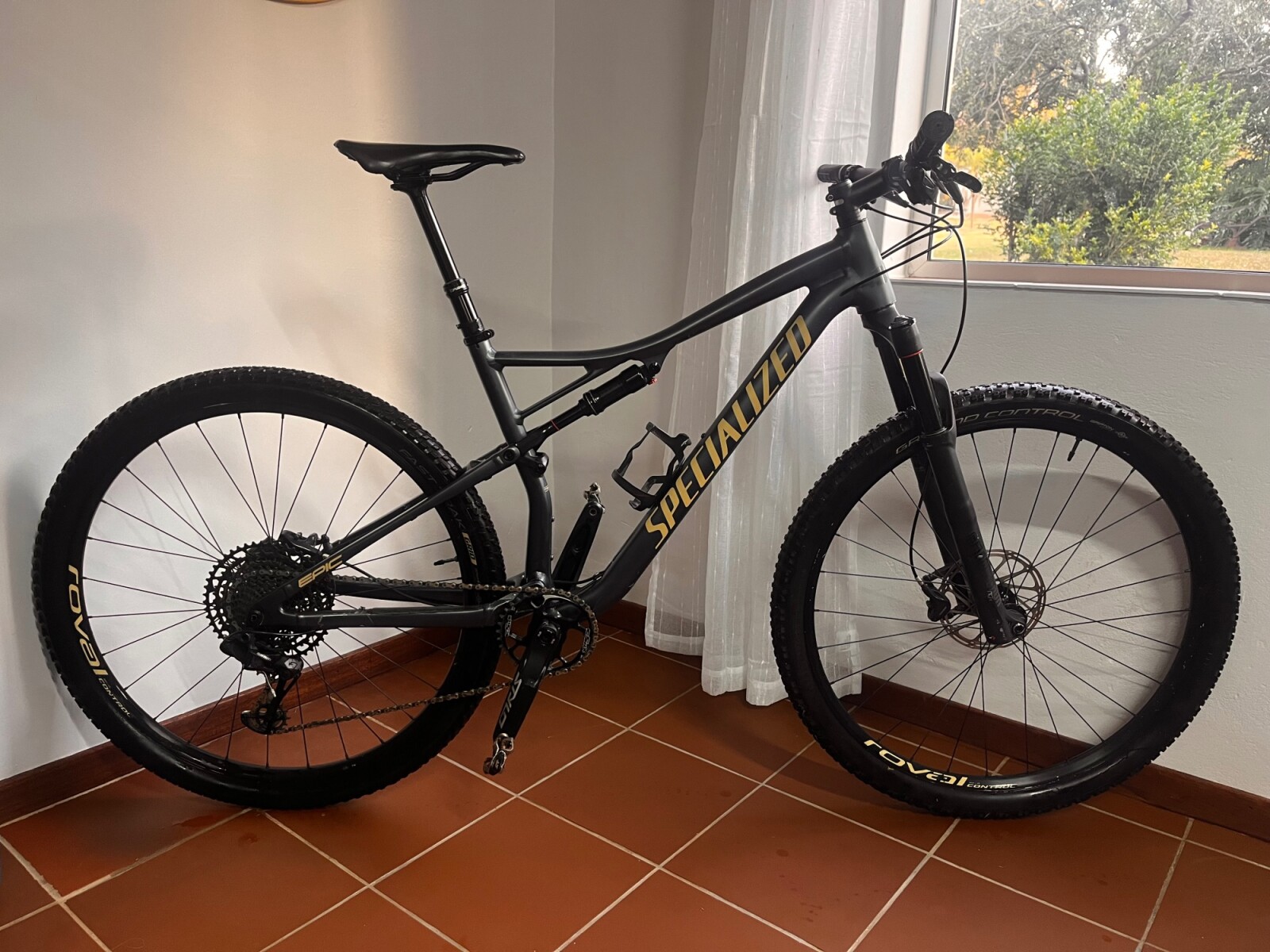 Specialized Epic Evo Comp | Dual Suspension Mountain Bikes | Bike Hub