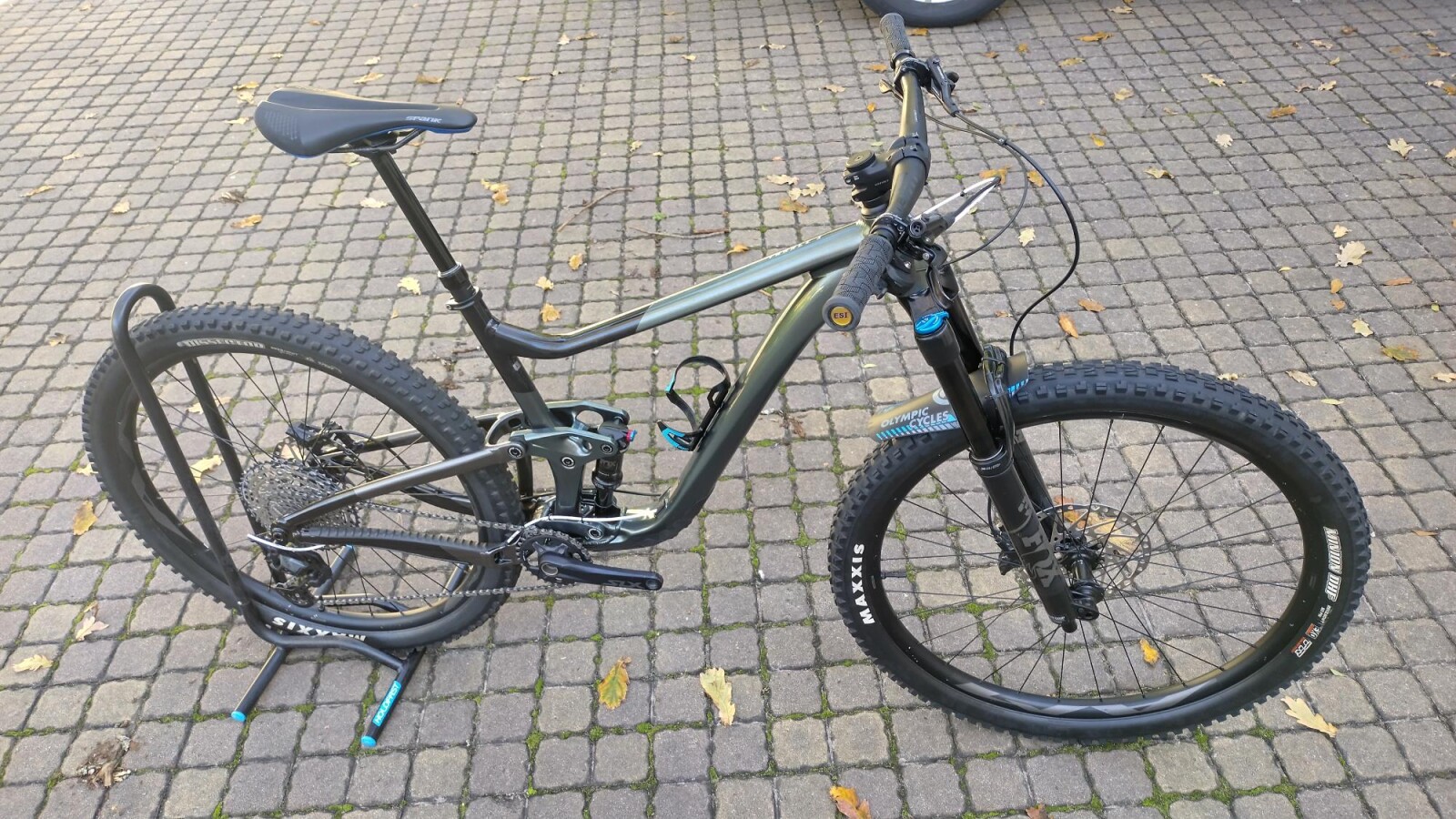 Giant Trance X2 | Dual Suspension Mountain Bikes | Bike Hub